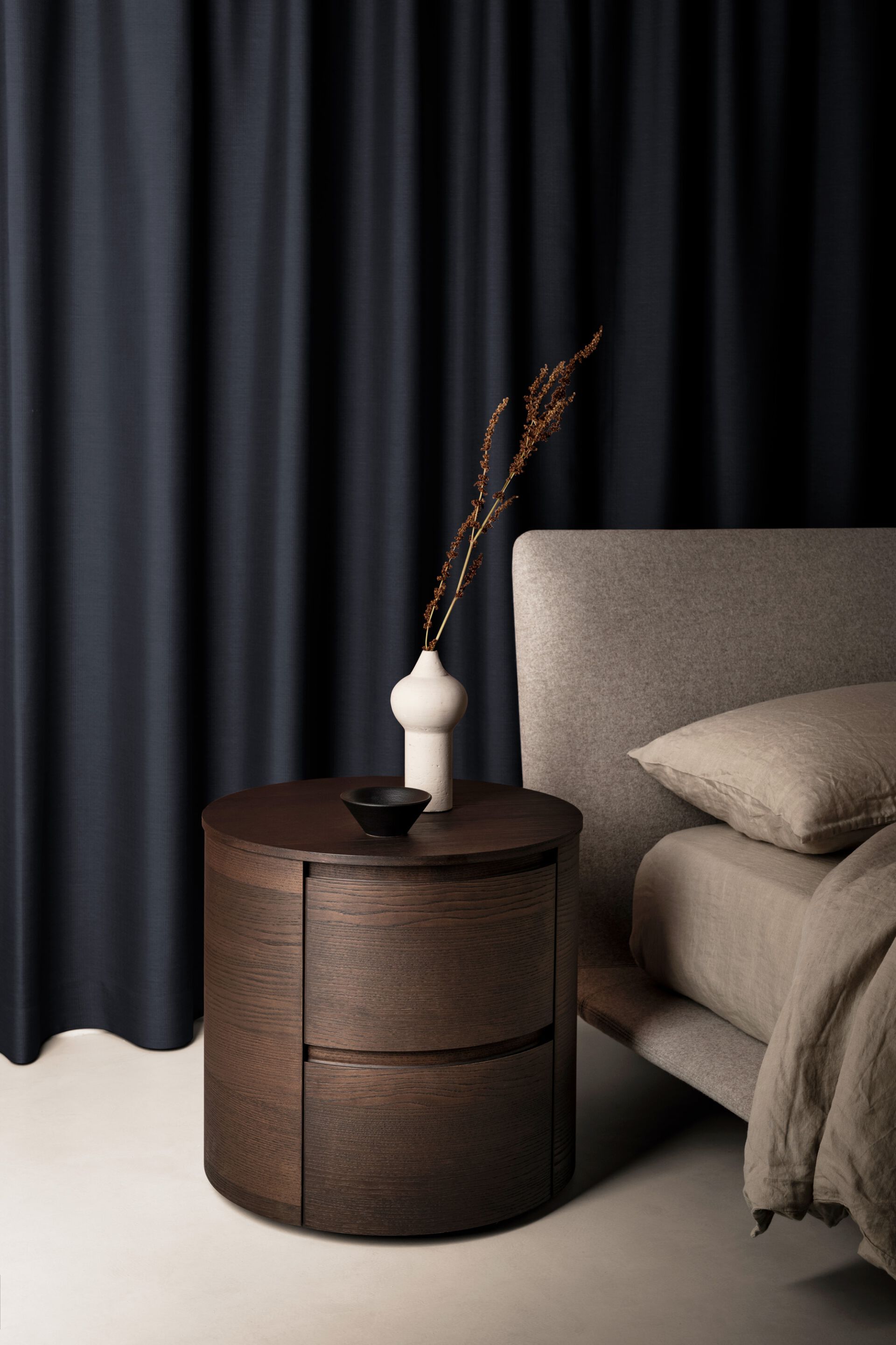 ORBIT Bedside table By Kristalia