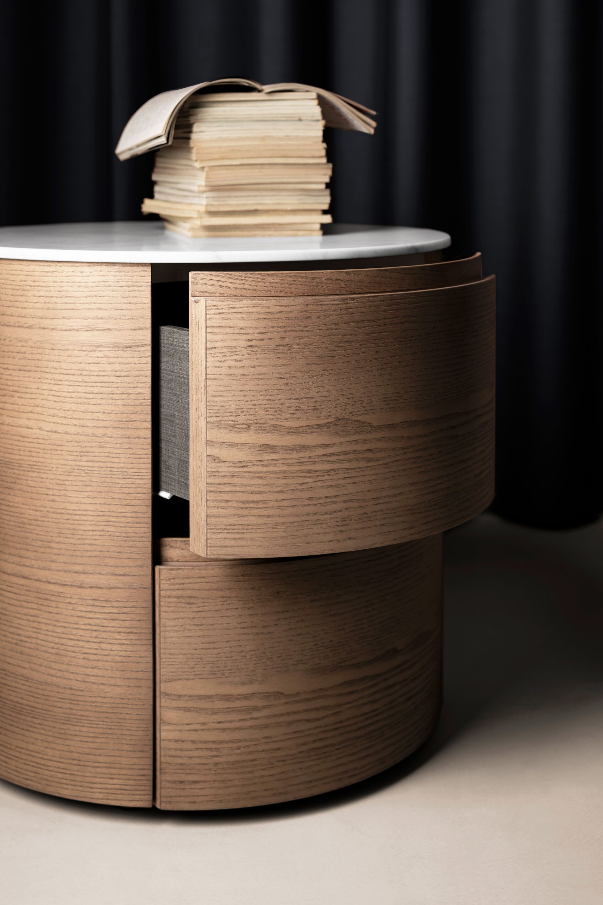 ORBIT Bedside table By Kristalia