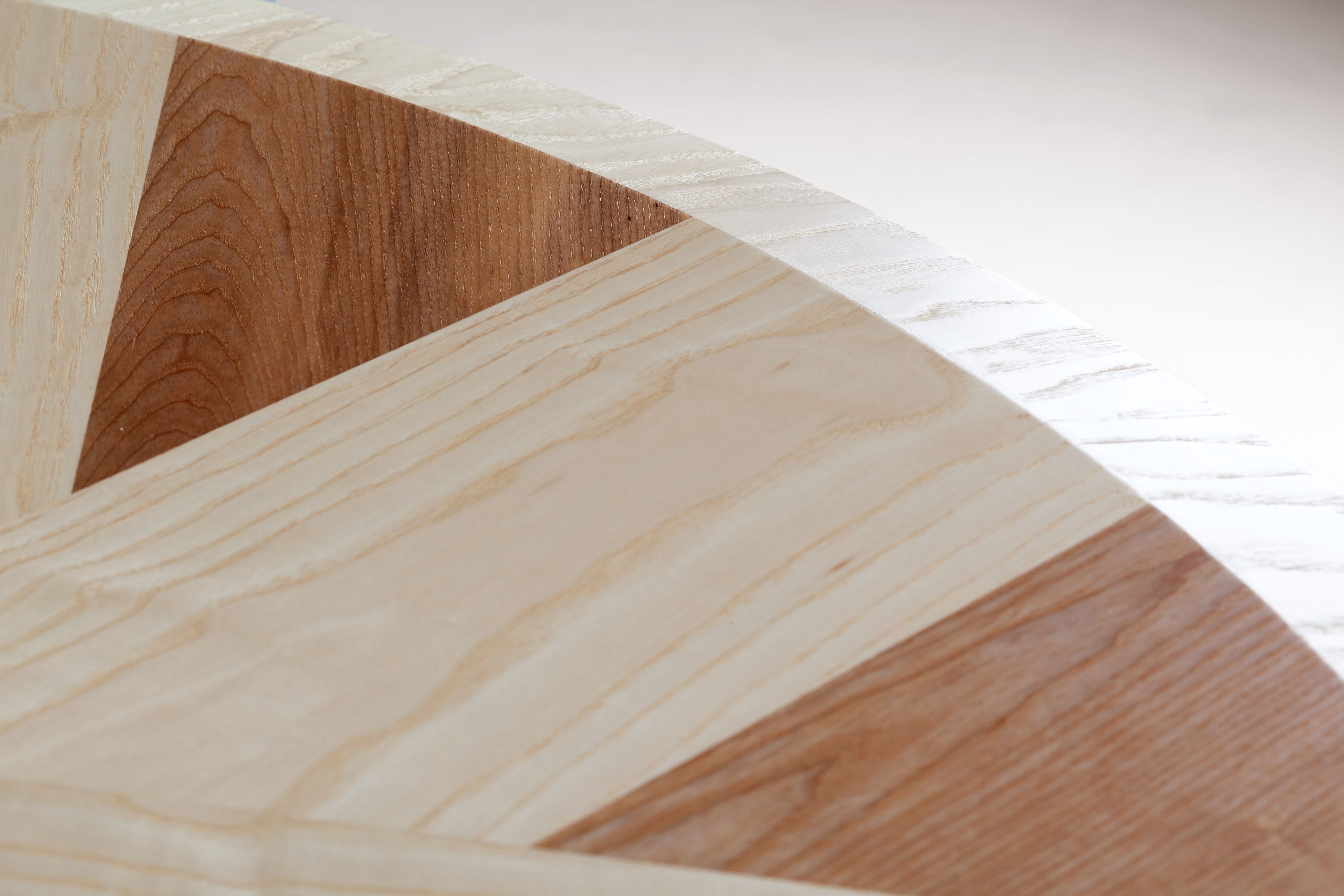 L'ANAMOUR | Table By DOOQ