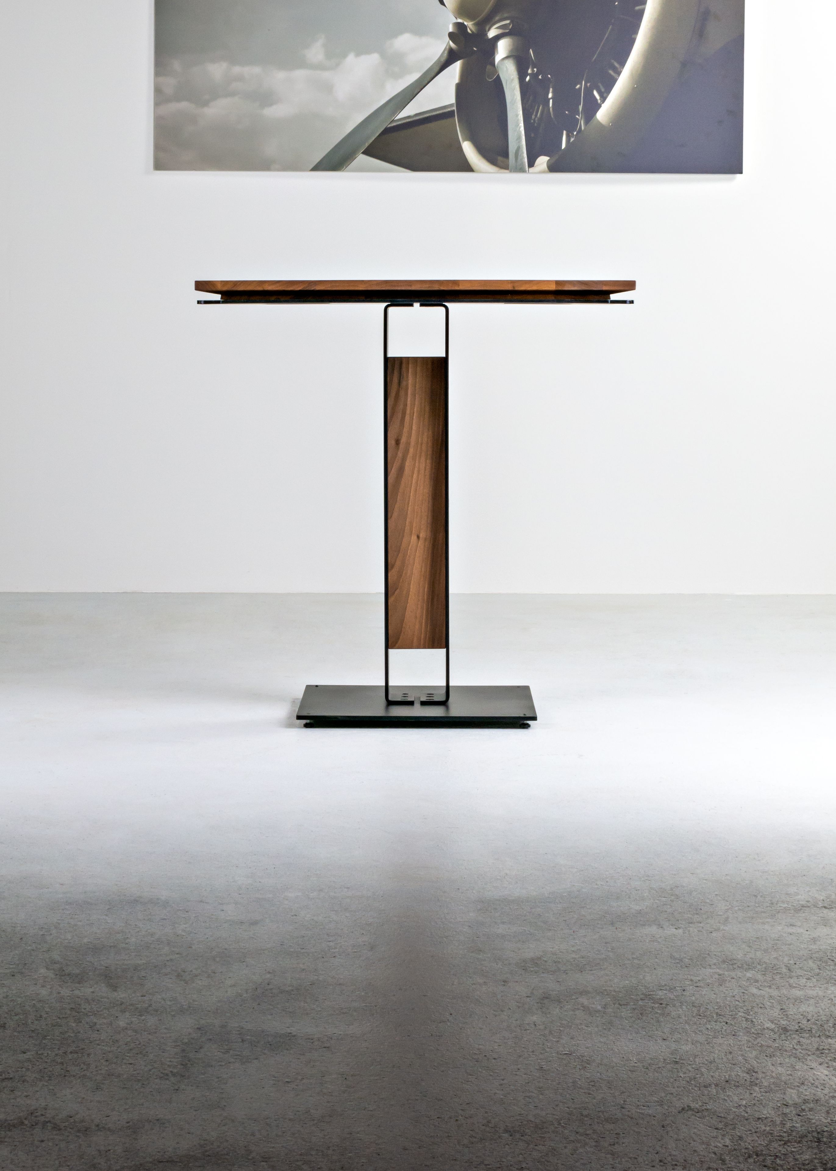 L | Square table By HOOKL und STOOL design Aleksandar Ugresic