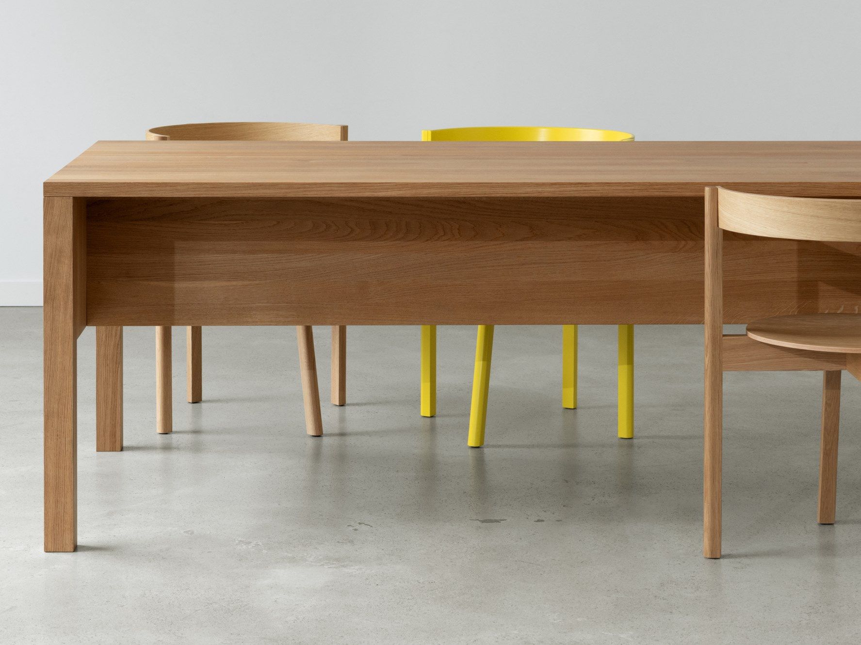 L8 TRABA Table By LOEHR | design David Löhr, Julian Löhr