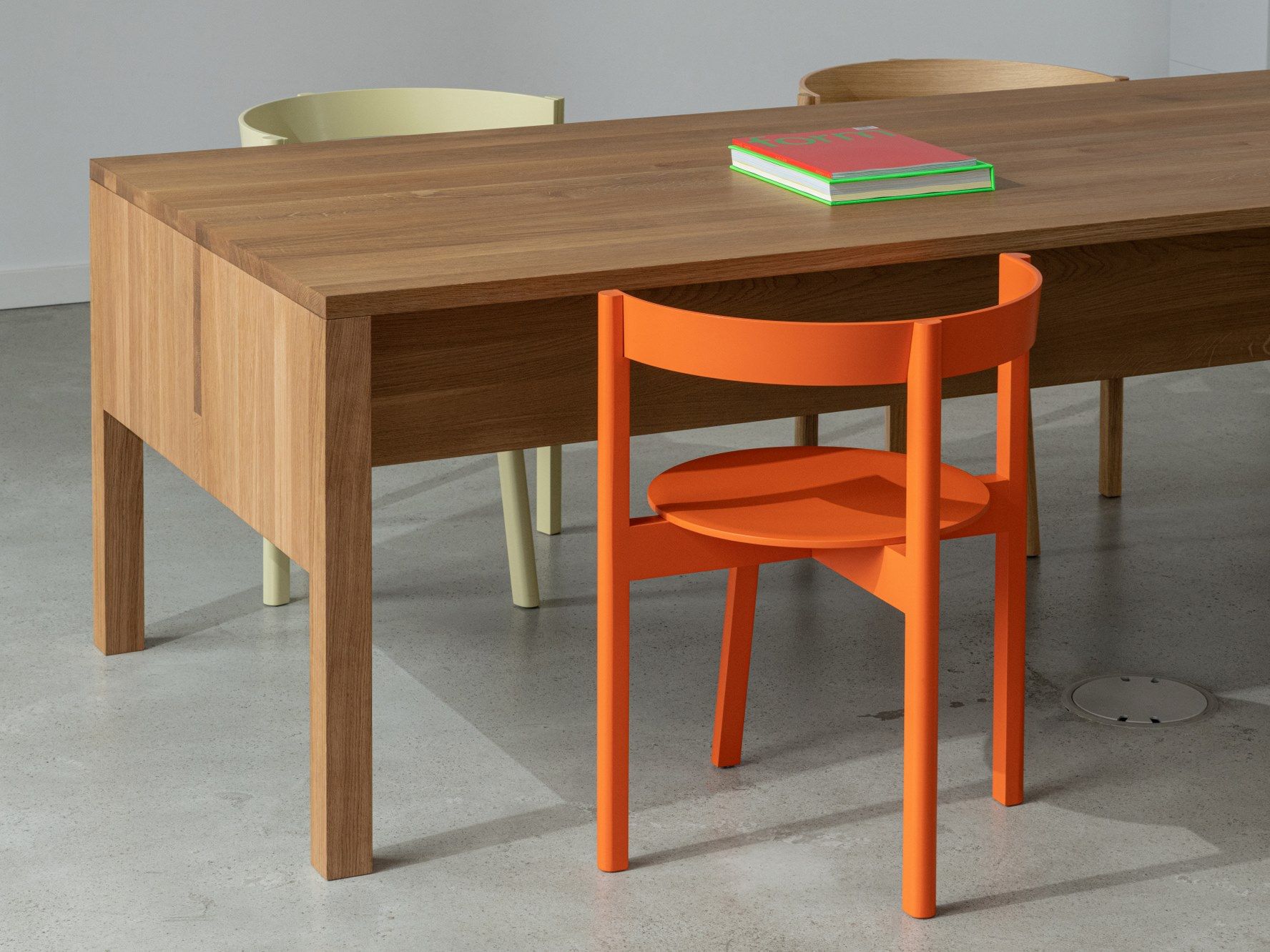 L8 TRABA Table By LOEHR | design David Löhr, Julian Löhr