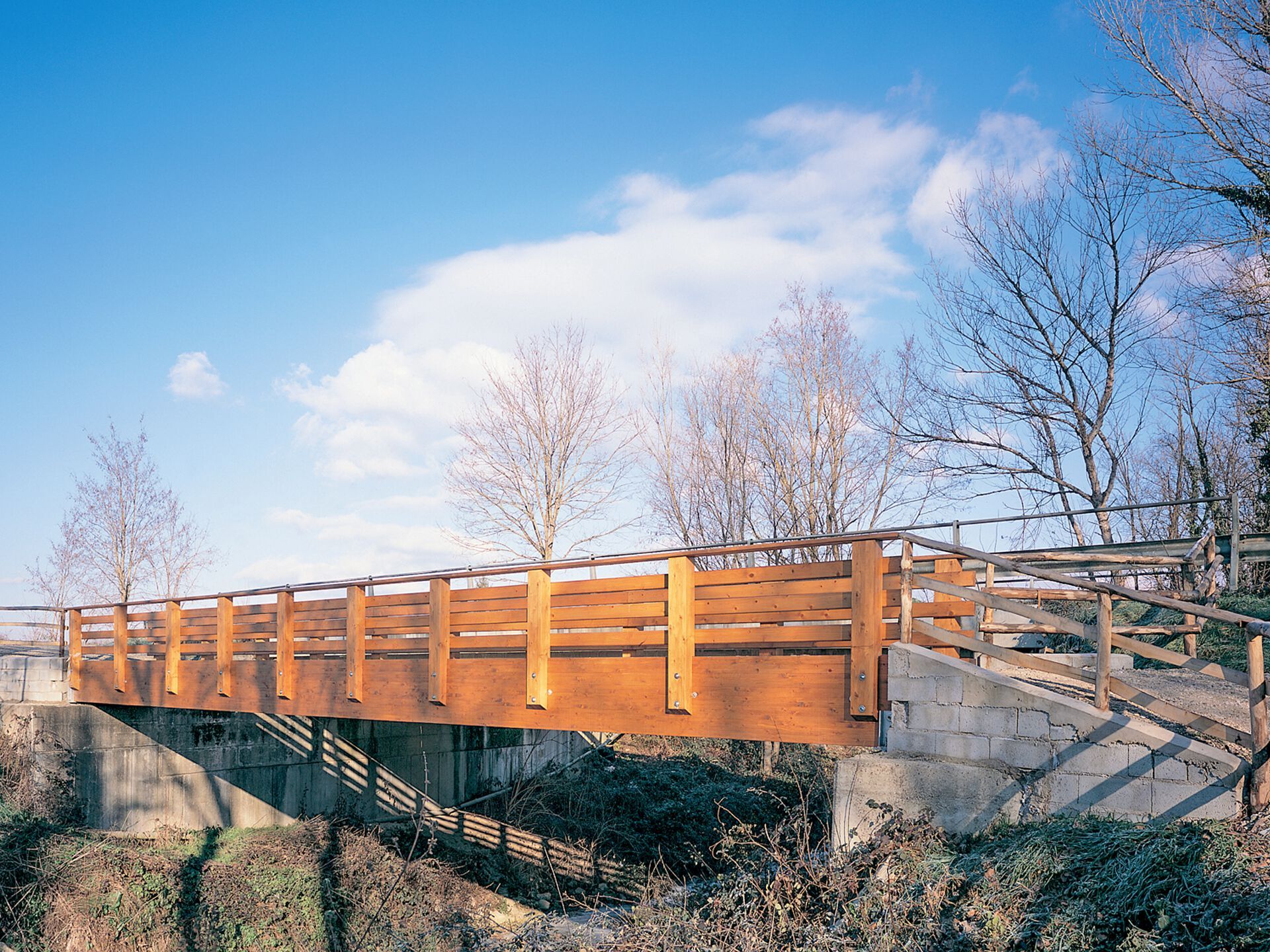 Wooden Bridges and Walkways Puente y pasarela peatonal By L.A. COST