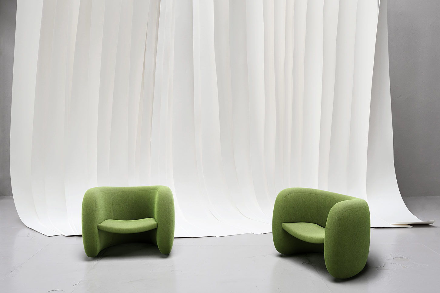 LAGOA Fabric easy chair with armrests By Tacchini | design Zanini de Zanine