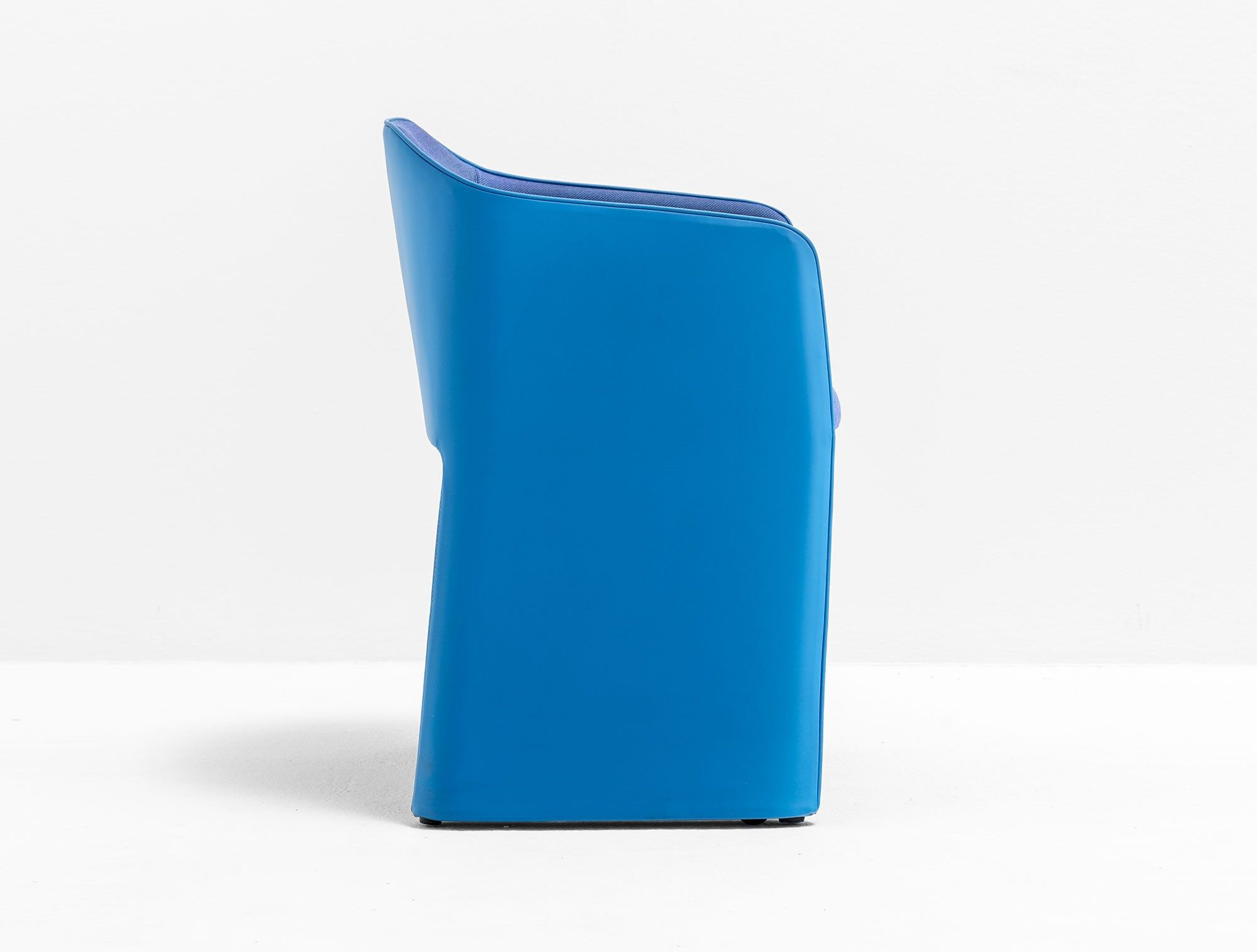 LAJA WINGS 889F Chair By Pedrali