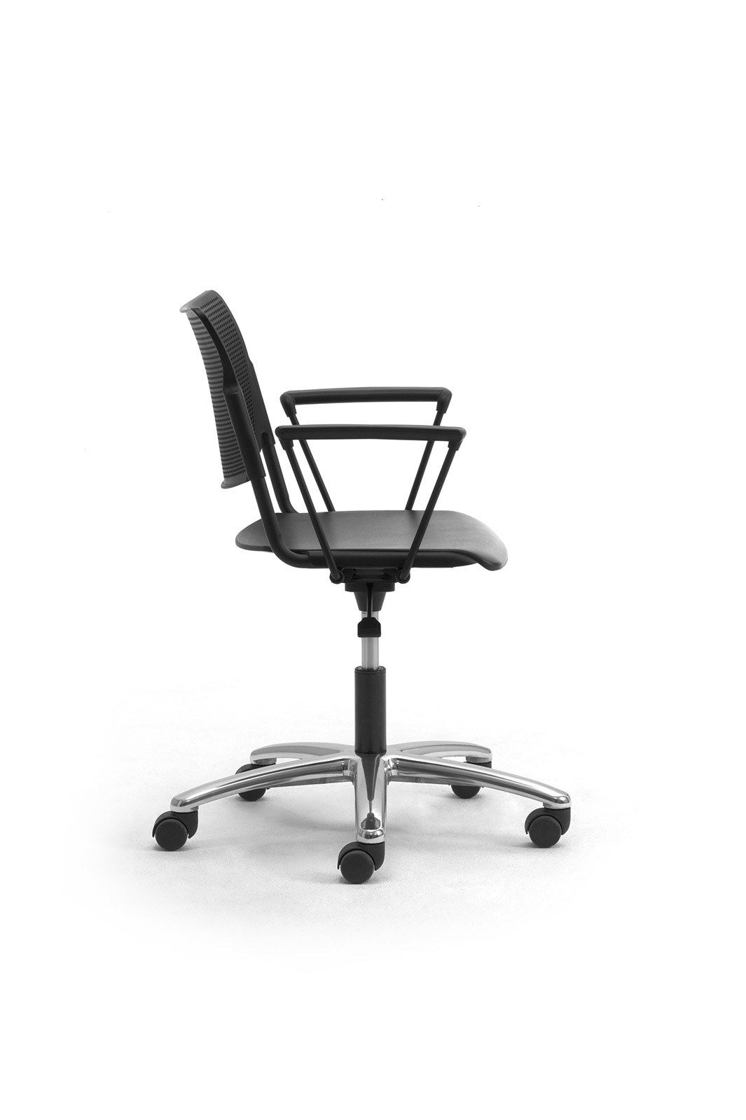 LAMIA Polypropylene office chair with armrests with 5-spoke base By ...