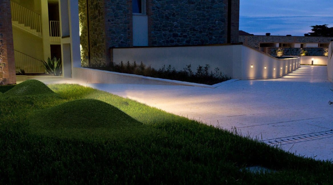 LAMPyris lampada da terra per esterno By PANZERI