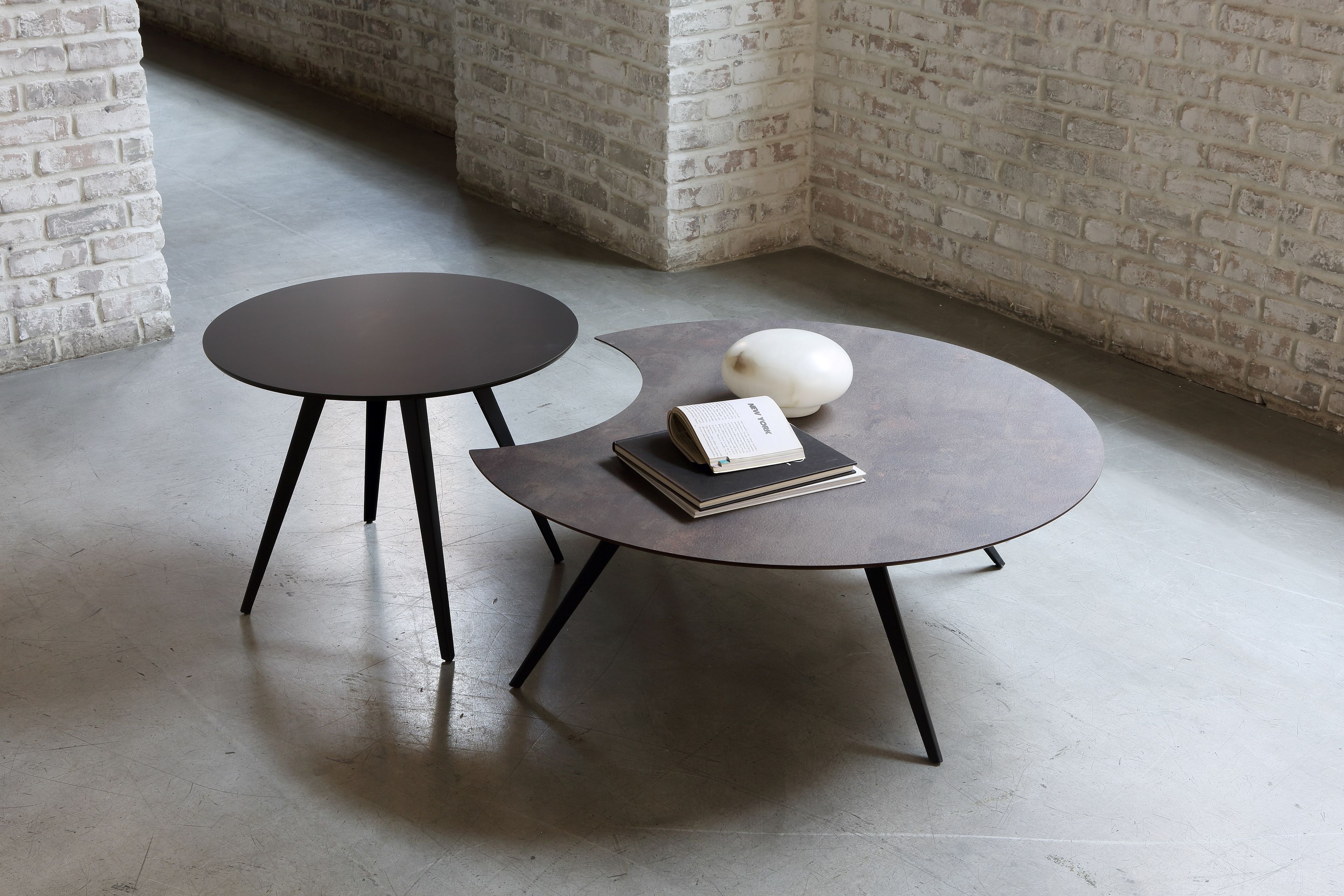 Tavolino rotondo LARA & DARA By Zeus design Ron Arad