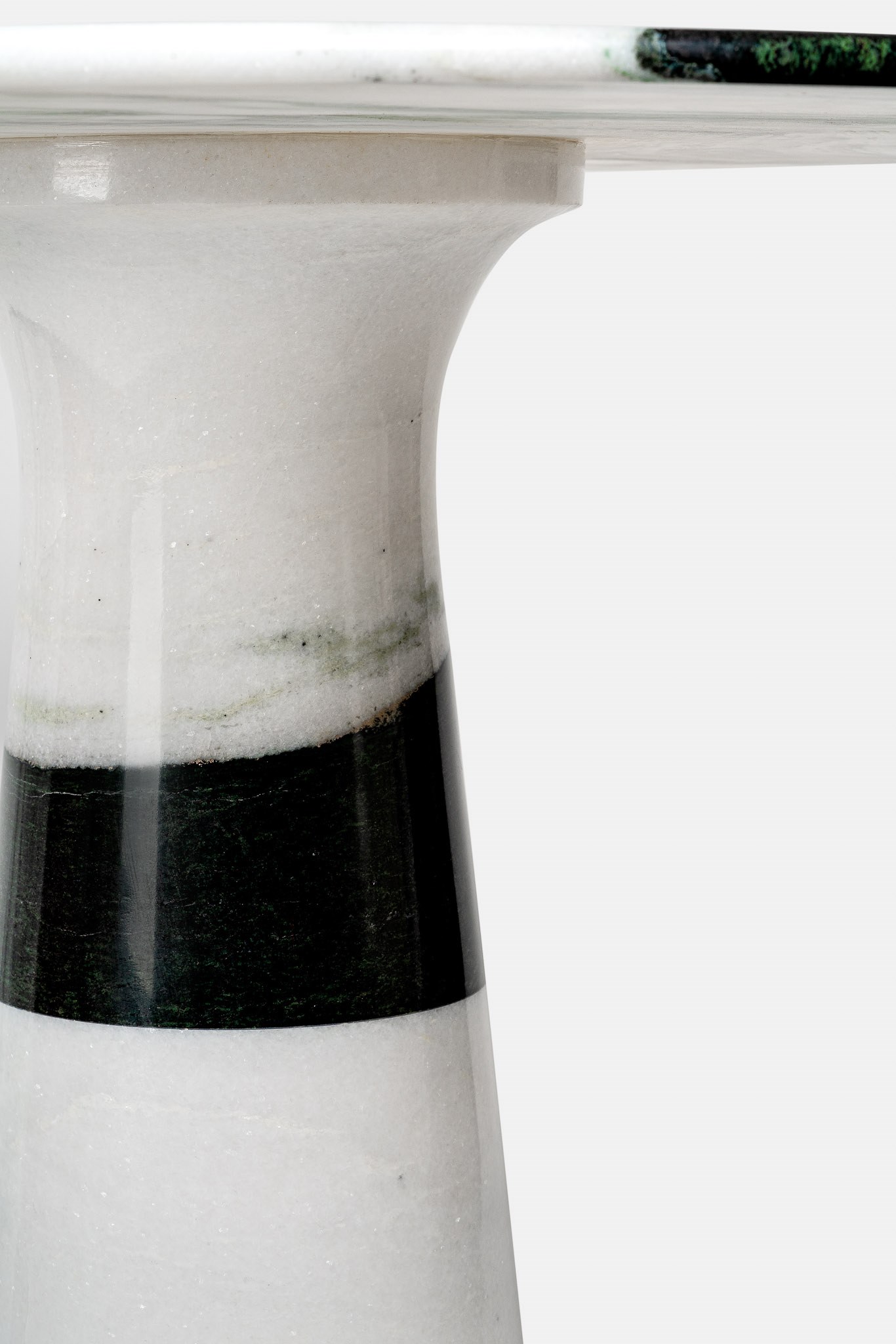 桌子 TAVOLO ROTONDO GRANDE IN MARMO PANDA By Valsecchi Marmi