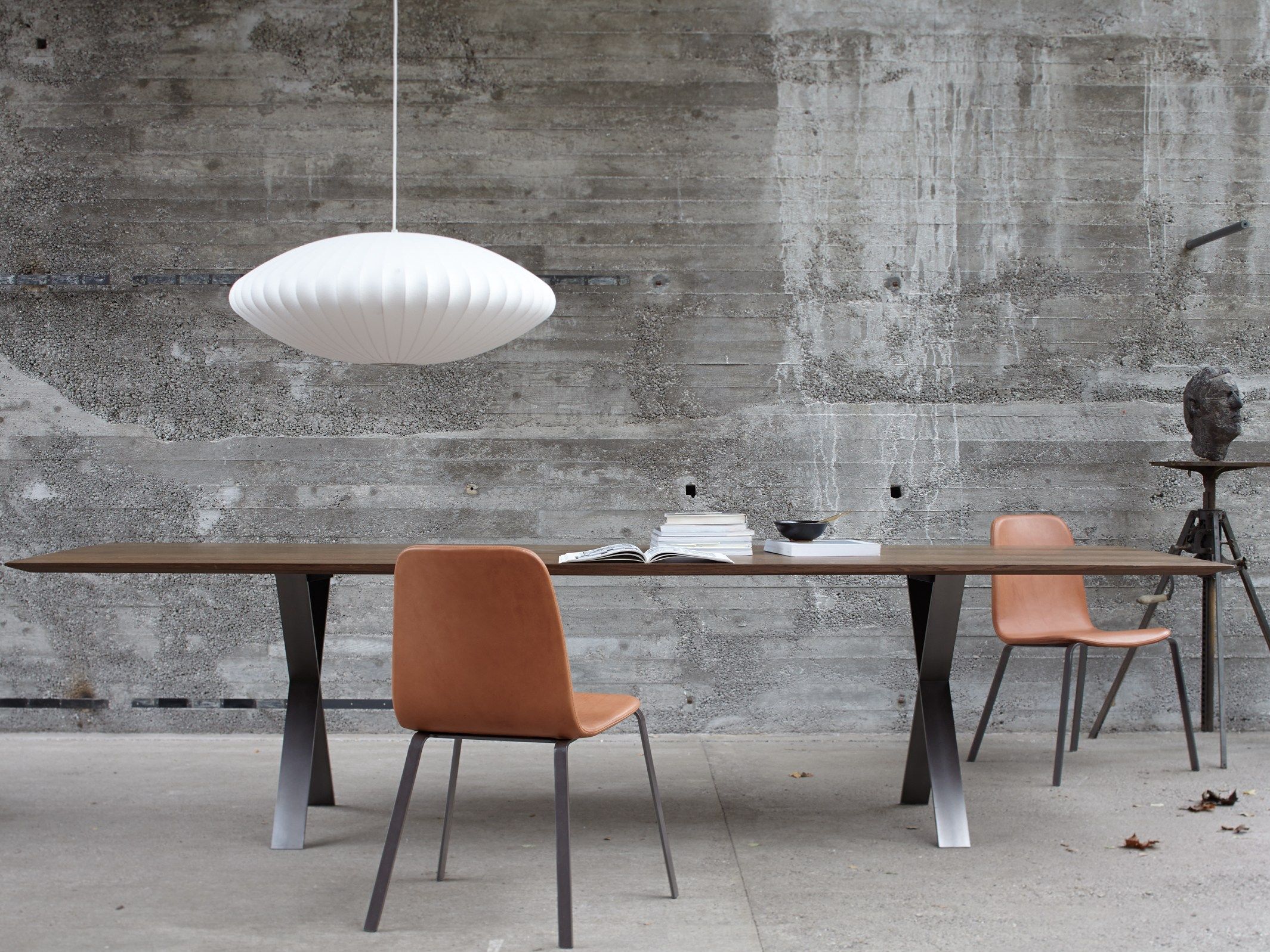 LAX | Table By more design Gil Coste