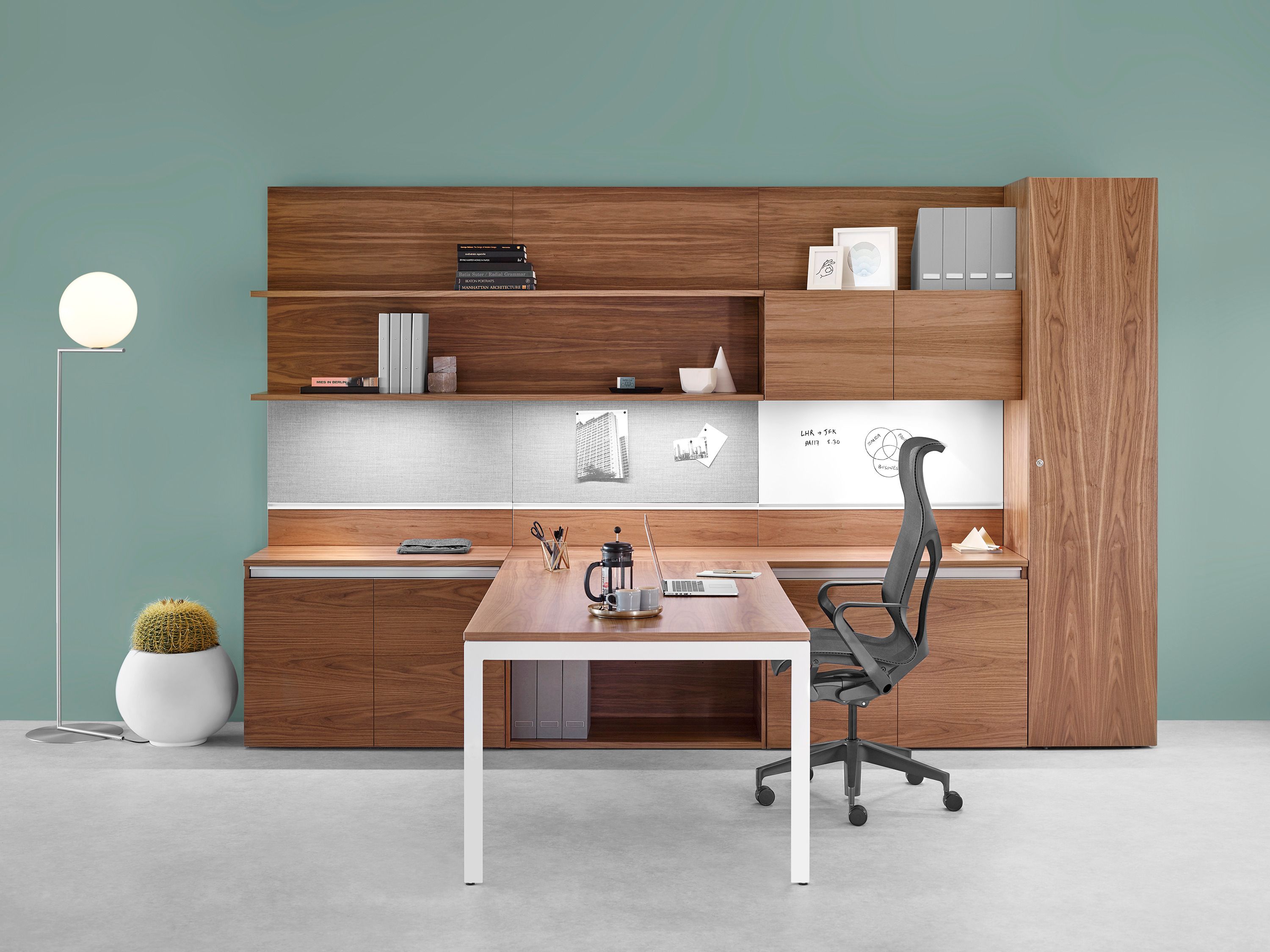 Mueble de oficina de madera LAYOUT WORKWALL By Herman Miller