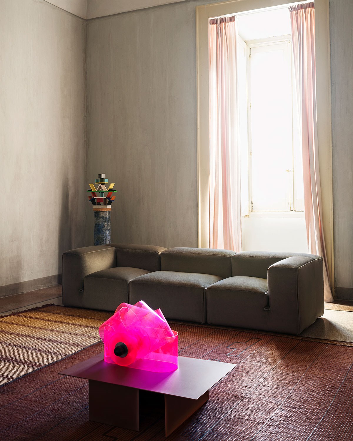 LE MURA Modular fabric sofa By Tacchini | design Mario Bellini