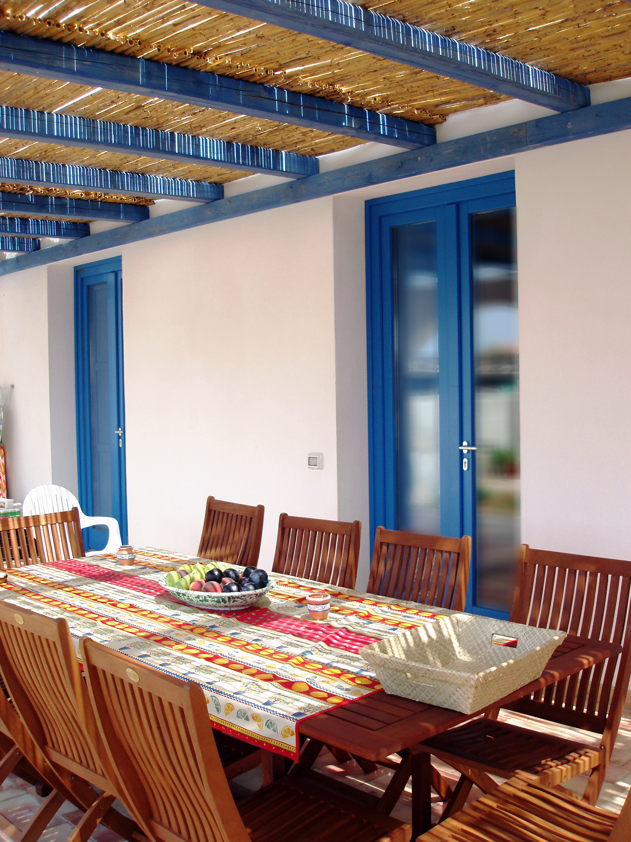 LEADER Laminated wood window By SIDEL