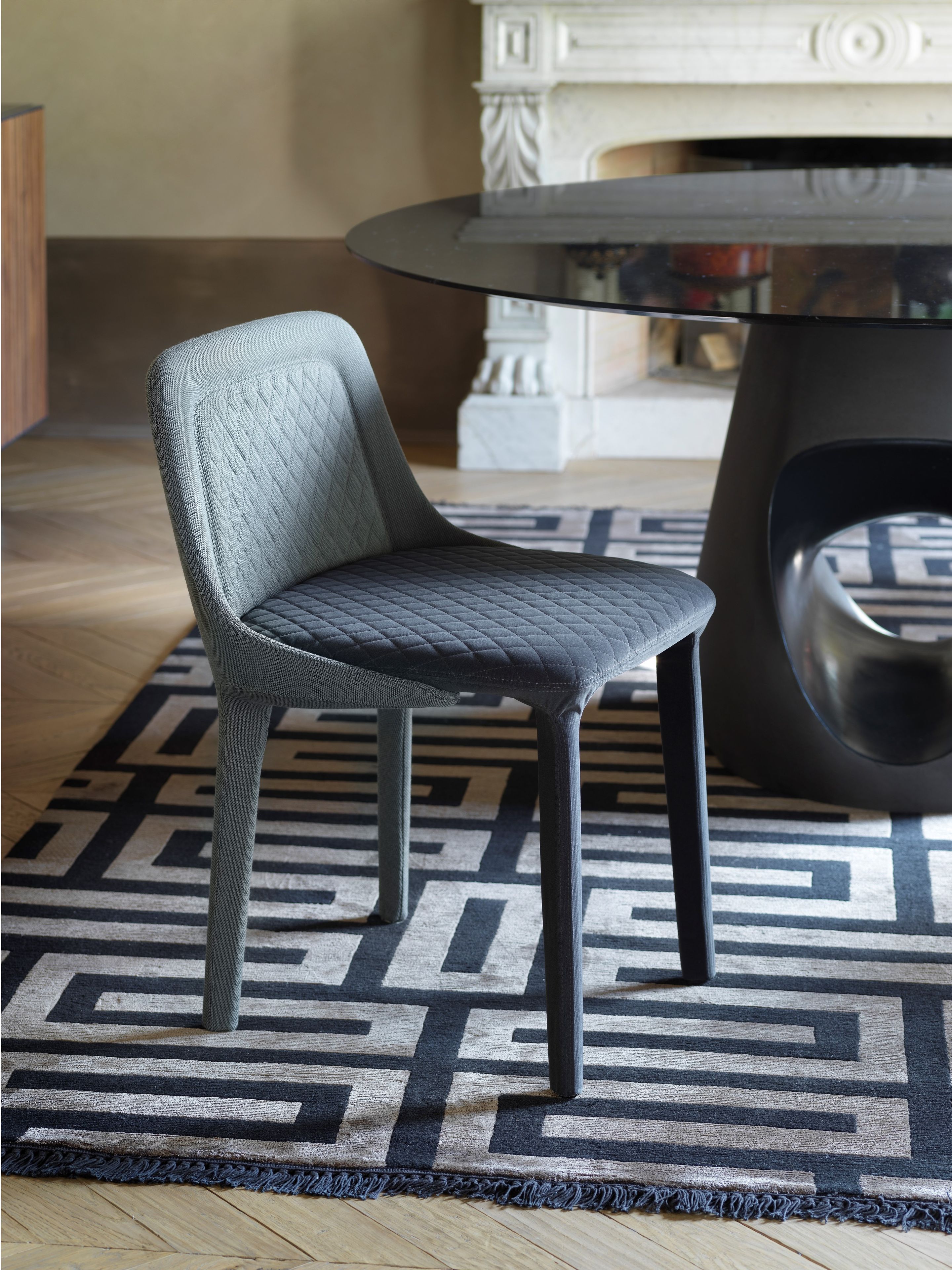 LEPEL SMOOTH Upholstered chair By Casamania & Horm