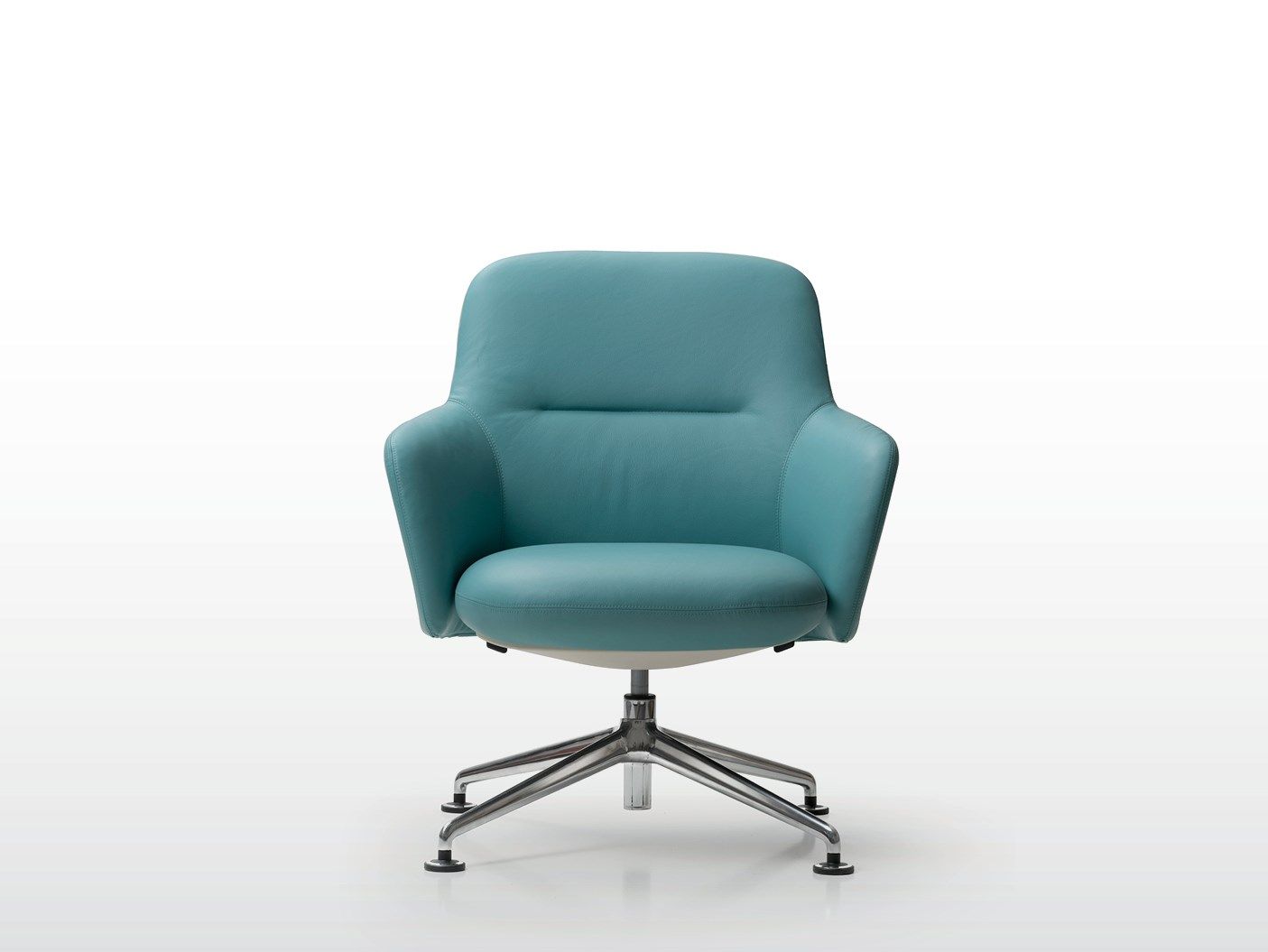 LEVEL Swivel armchair with 4-spoke base By Quinti Sedute | design E-ggs