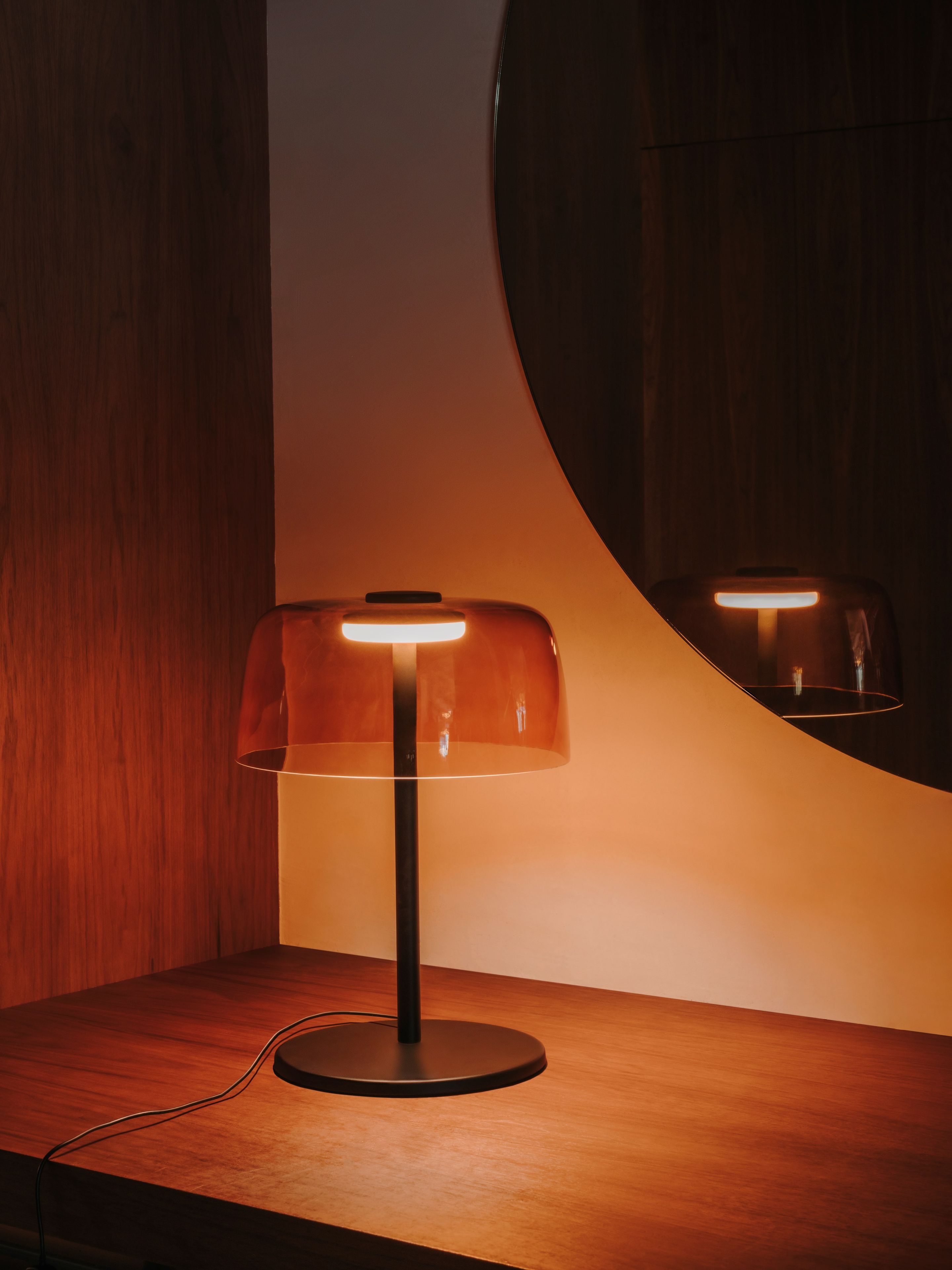 LEVELS Lámpara de mesa LED de vidrio By LedsC4 | design Nahtrang design