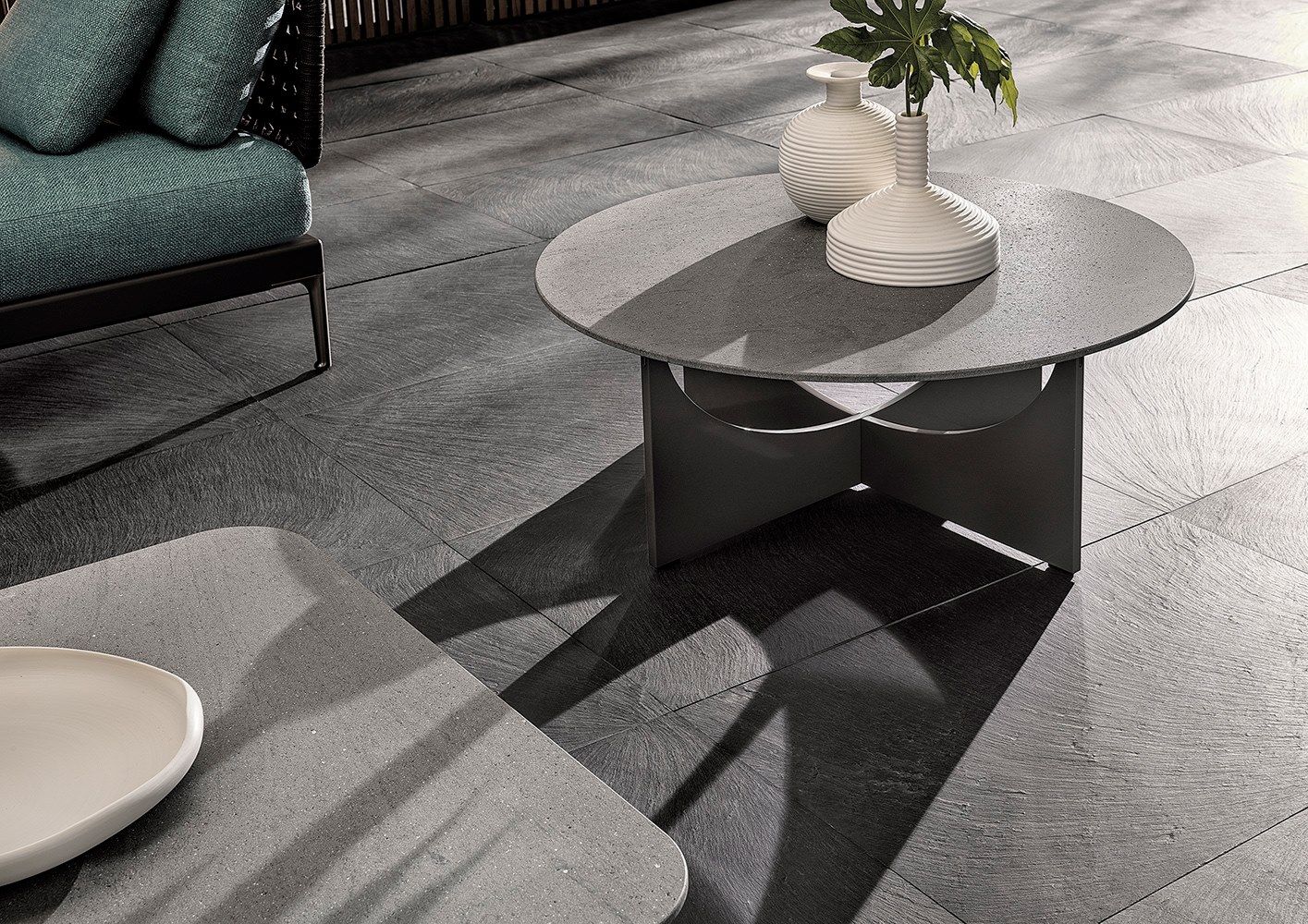 LIDO CORD OUTDOOR Stone outdoor coffee table By Minotti | design GamFratesi