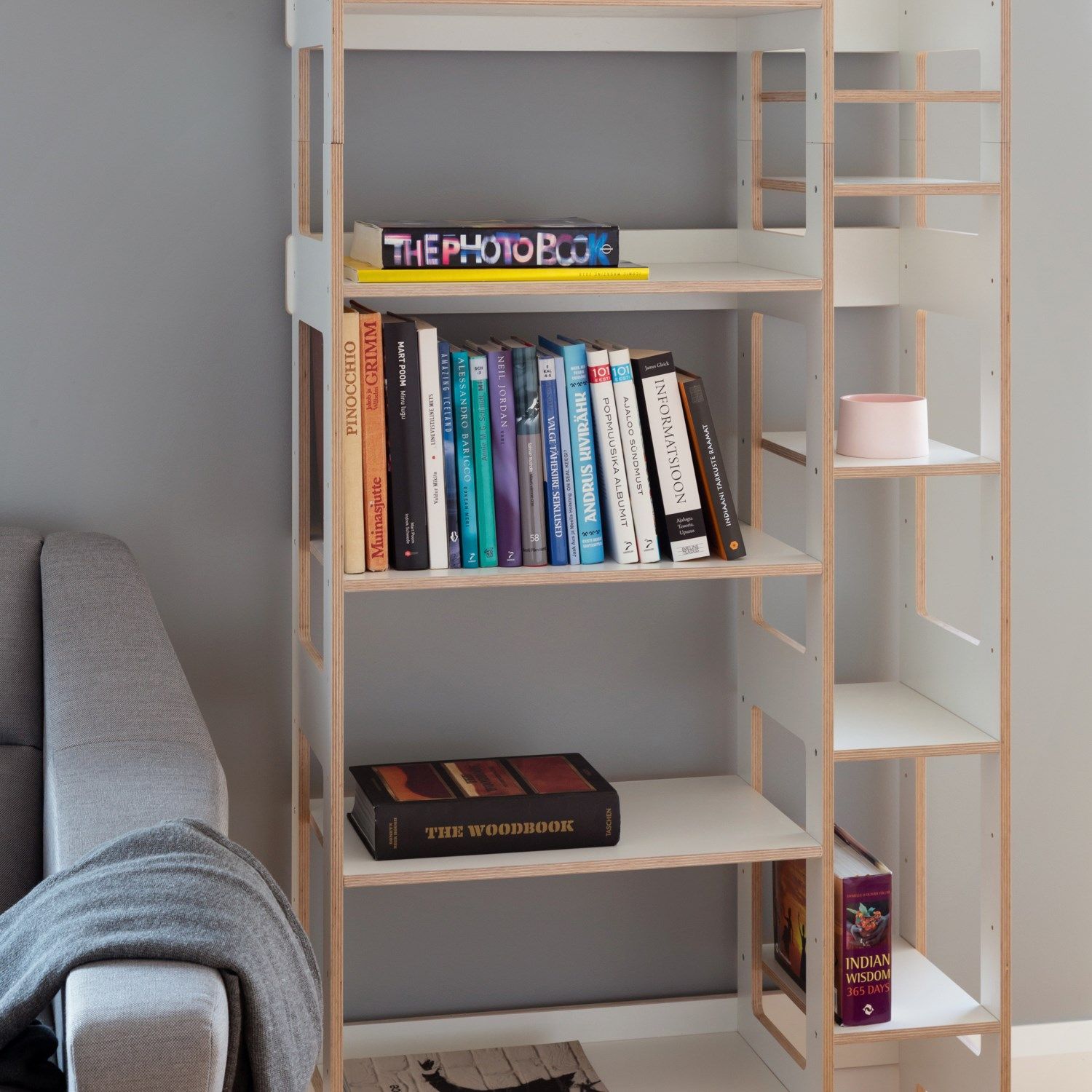 LIFT Open modular shelving unit By Radis