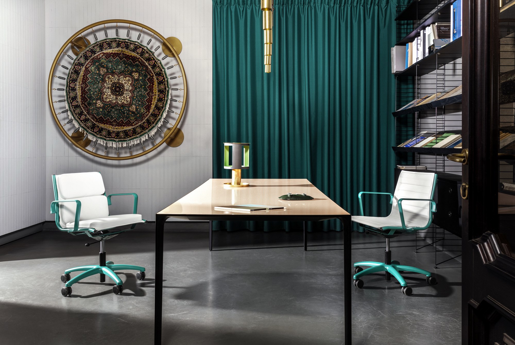 LIGHT Leather executive chair By Luxy