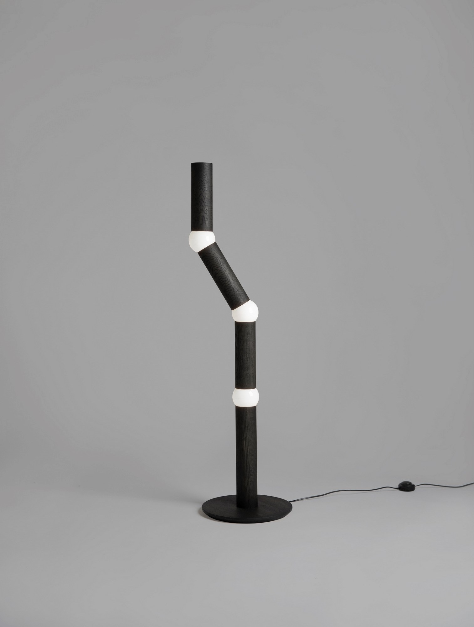 LIGHTBONE BLACK OAK Floor lamp By OBLURE | design FÄRG & BLANCHE