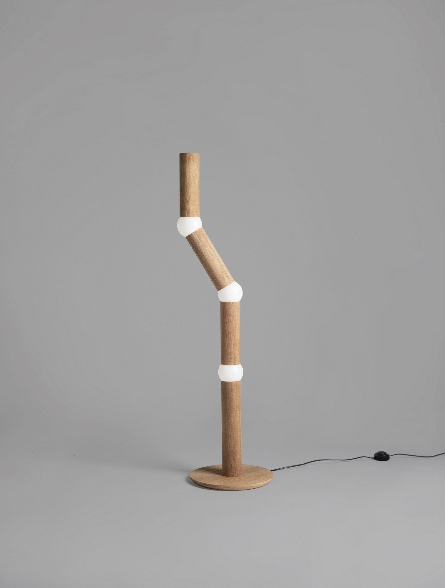 LIGHTBONE NATURAL OAK Floor lamp By OBLURE | design FÄRG & BLANCHE