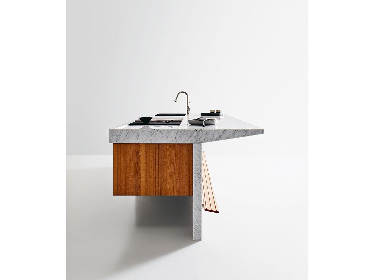 LIGNUM CONCEPT Kitchen with Carrara marble island By Arclinea | design ...