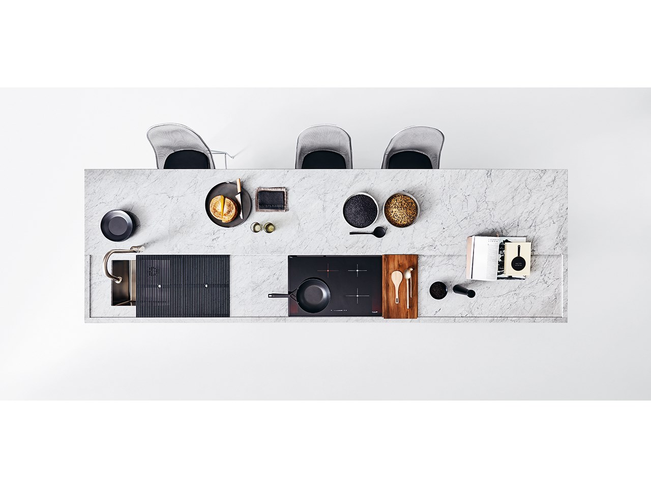 LIGNUM ET LAPIS - NEW POCKET SYSTEM Kitchen with Carrara marble island ...