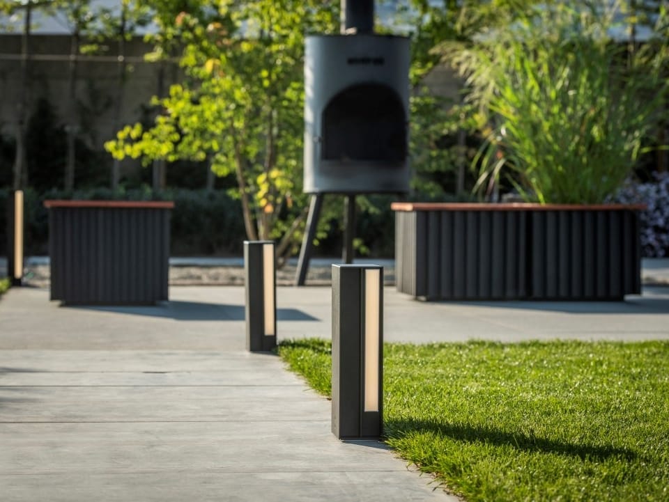 LINARTE Modular garden bench in wood and aluminum By RENSON