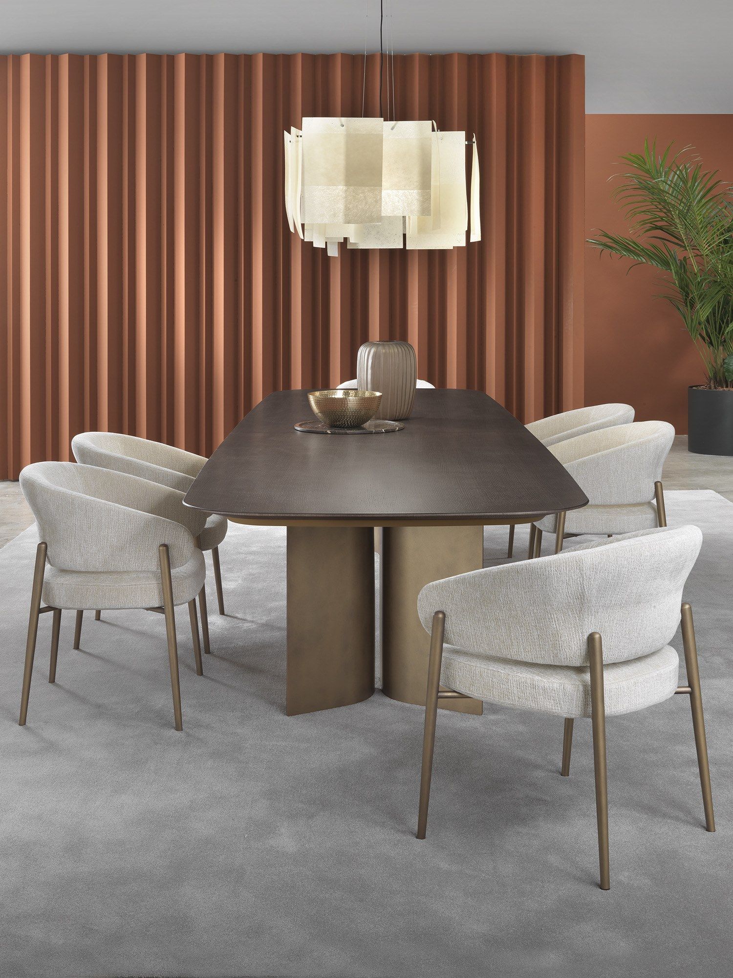 LINDA 椅子 By Marelli | design Luca Erba