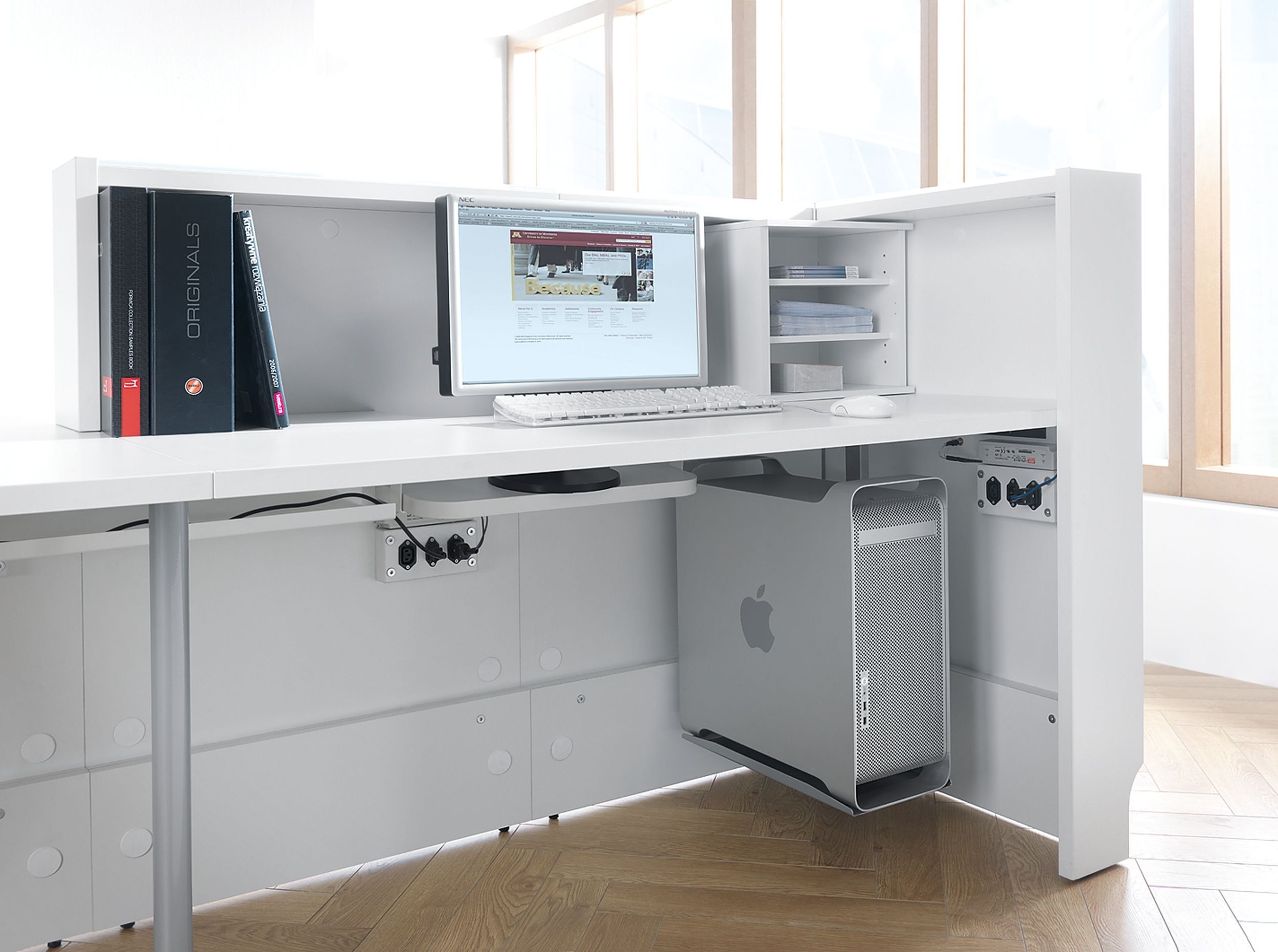 LINEA | Reception desk Reception desk By MDD