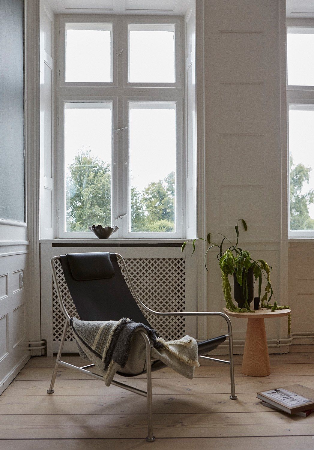 Leather lounge chair with armrests LISBOA By MOR DESIGN design Keiji ...