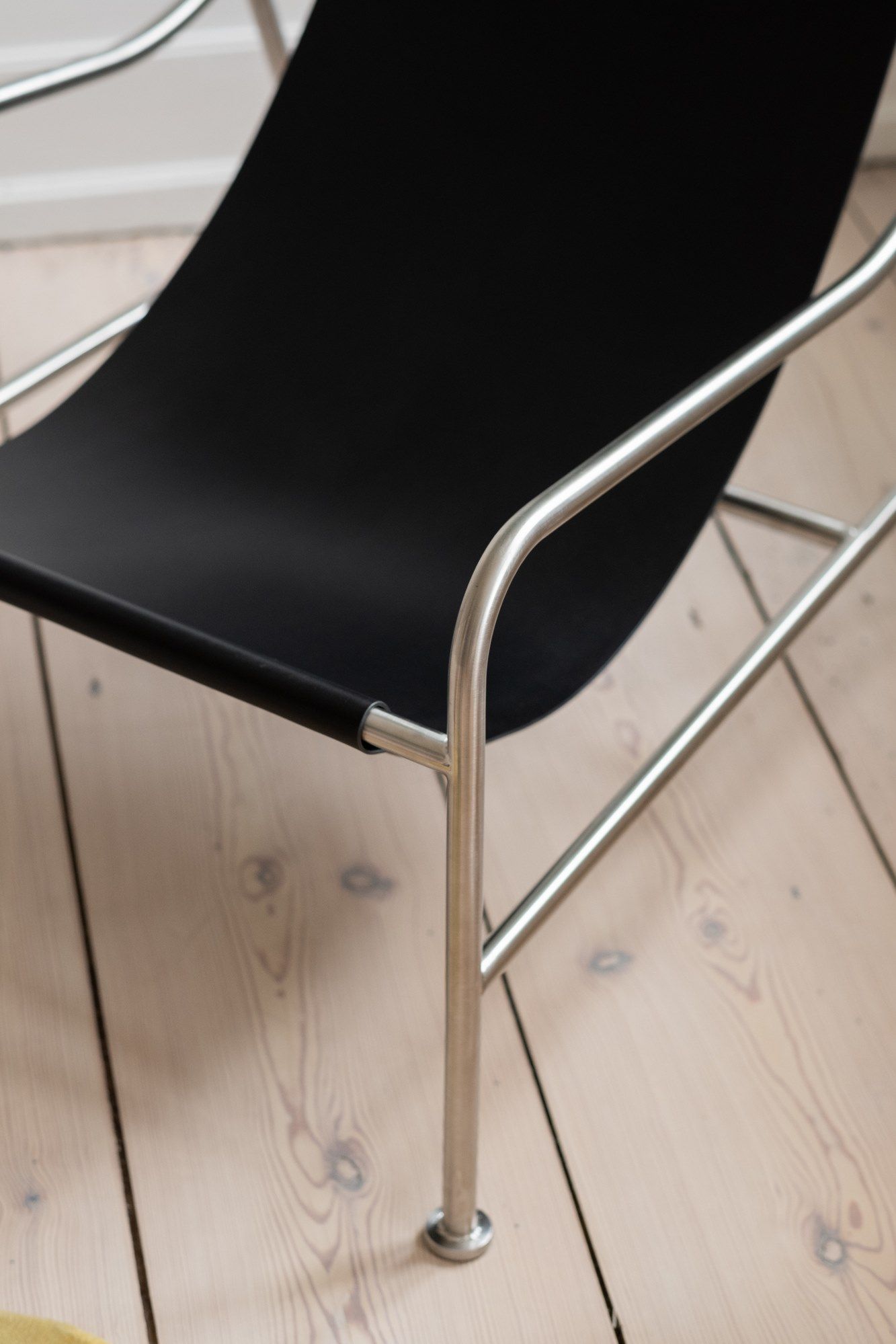 Leather lounge chair with armrests LISBOA By MOR DESIGN design Keiji ...