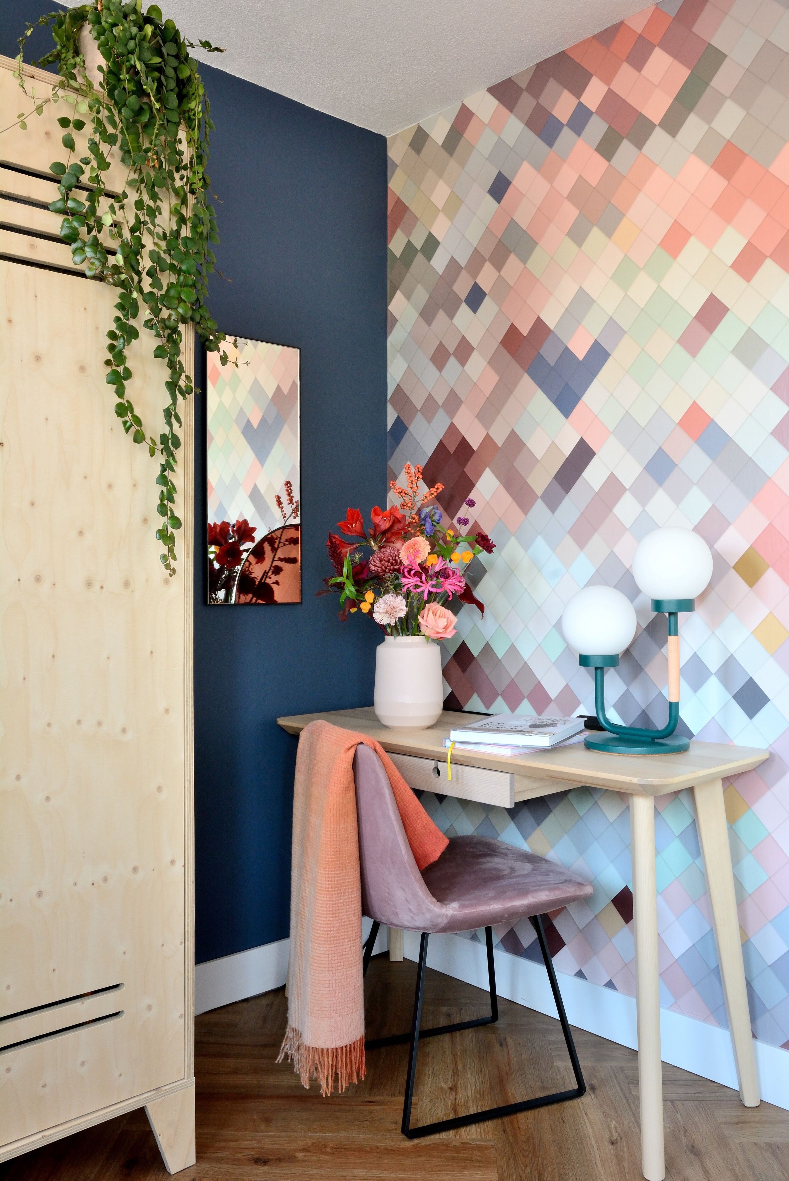 LITTLE DARLING Table lamp By Swedish Ninja