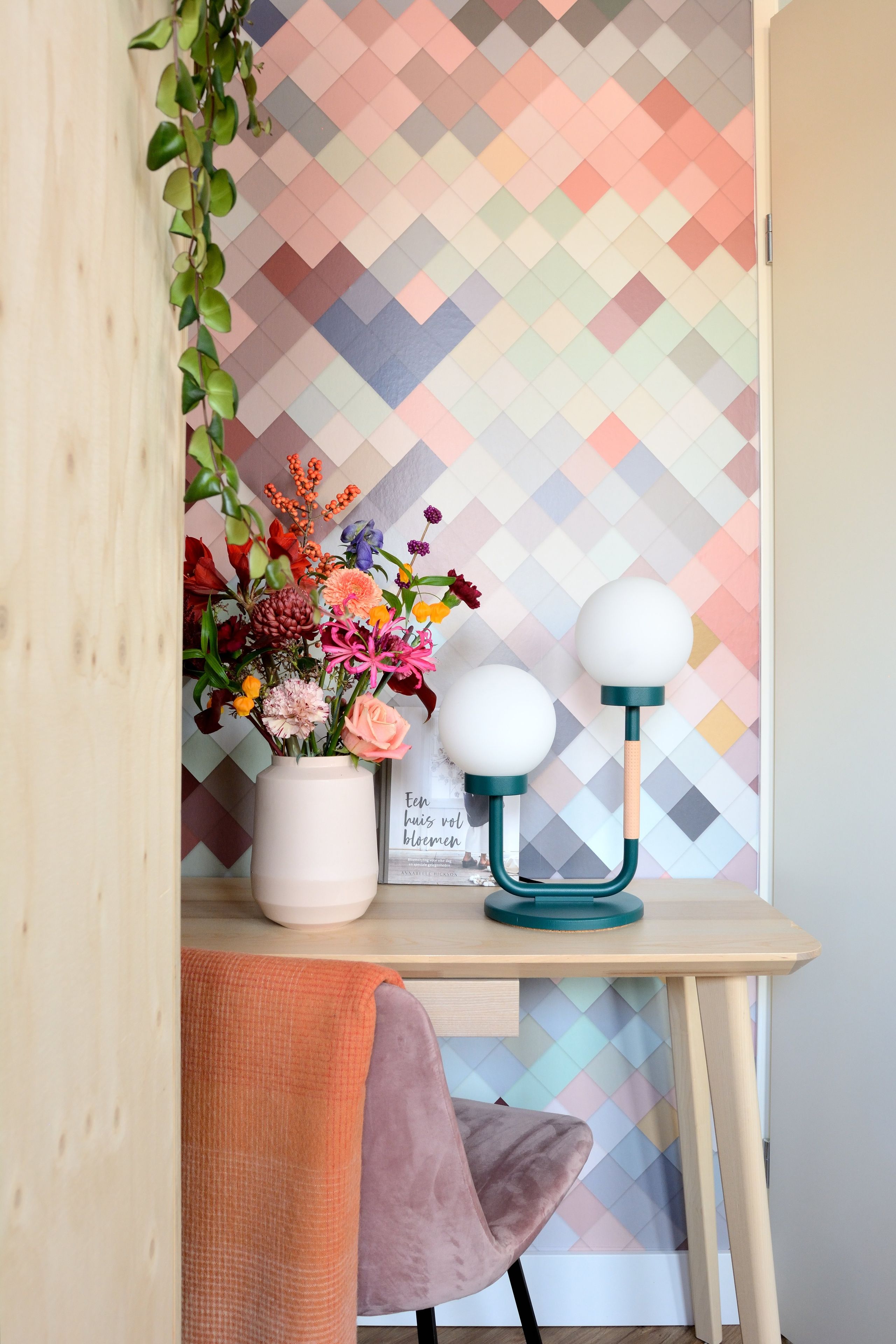 LITTLE DARLING table lamp By Swedish Ninja