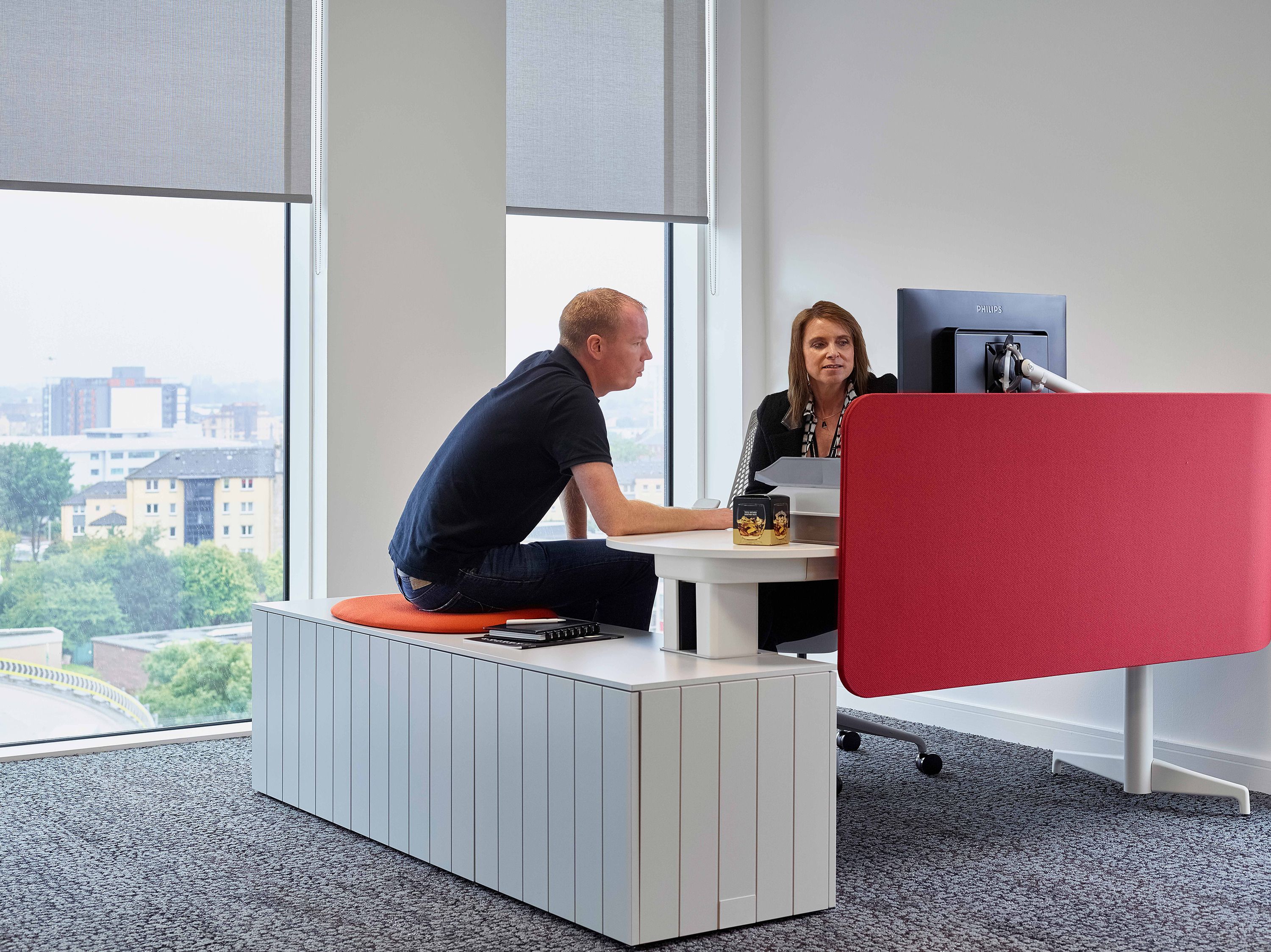 Height-adjustable sectional office desk with shelves LOCALE | Office ...