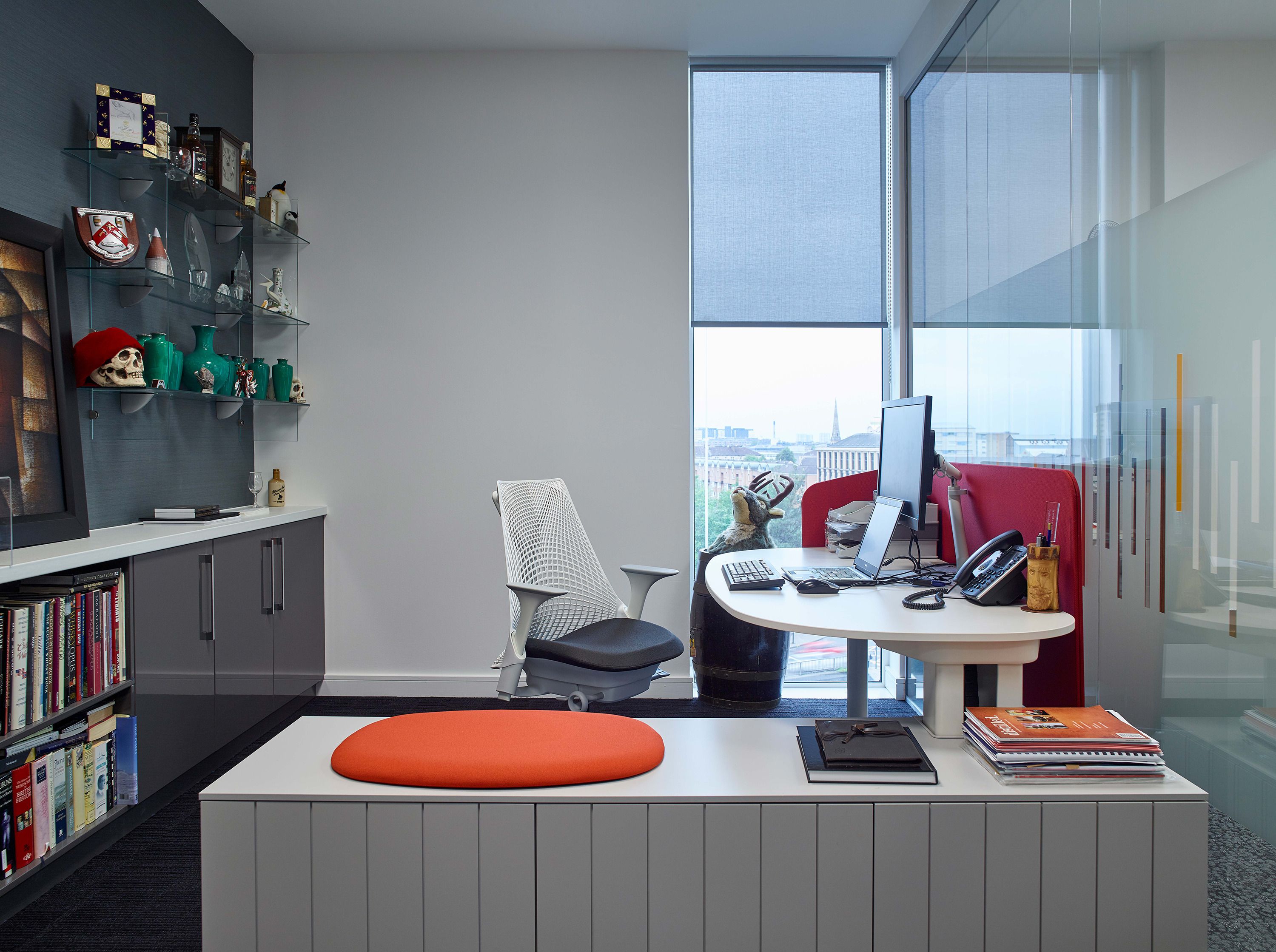 Height-adjustable sectional office desk with shelves LOCALE | Office ...