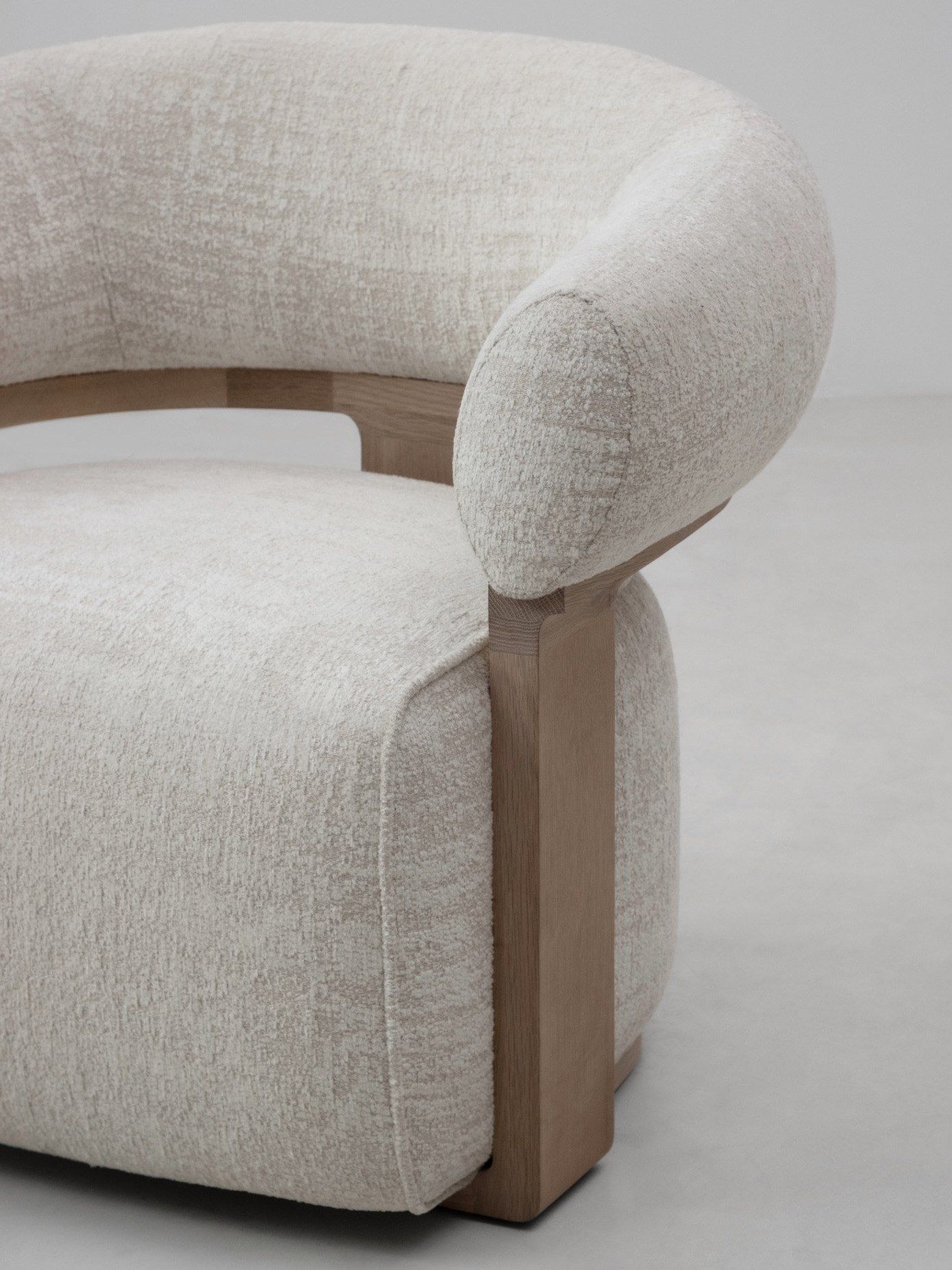 LOLA 扶手椅 By District Eight | design D8 Studio