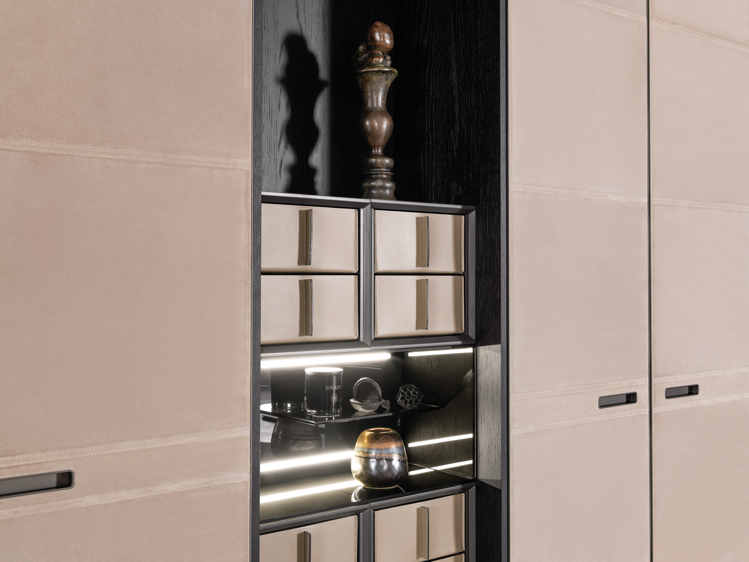LONDON | Eco-leather wardrobe Sectional Eco-leather wardrobe By MisuraEmme