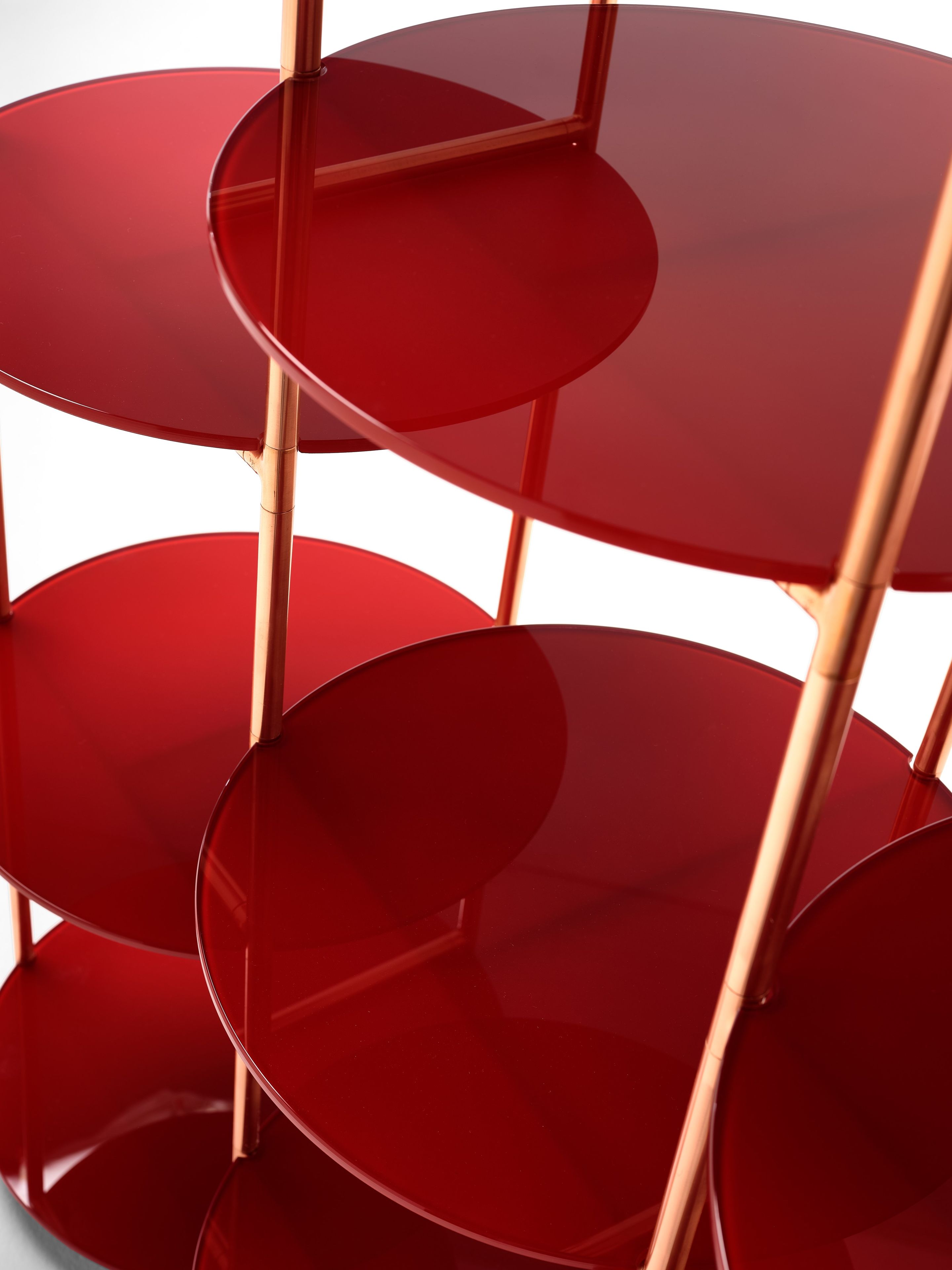 LONG PLAYING Open copper bookcase with glass shelves By EPÒNIMO ...