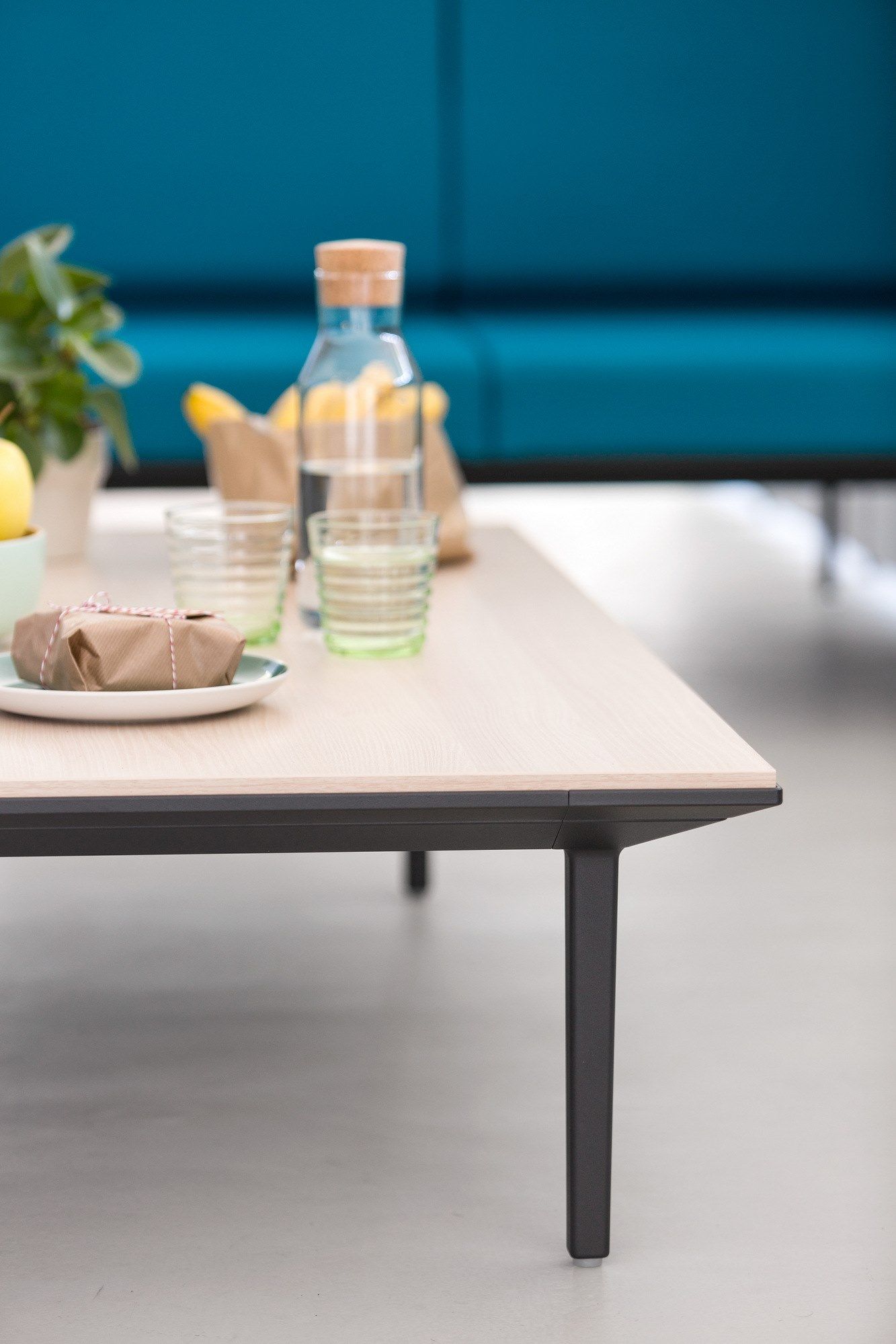 LONGO Low rectangular aluminium coffee table By ACTIU | design Ramos ...