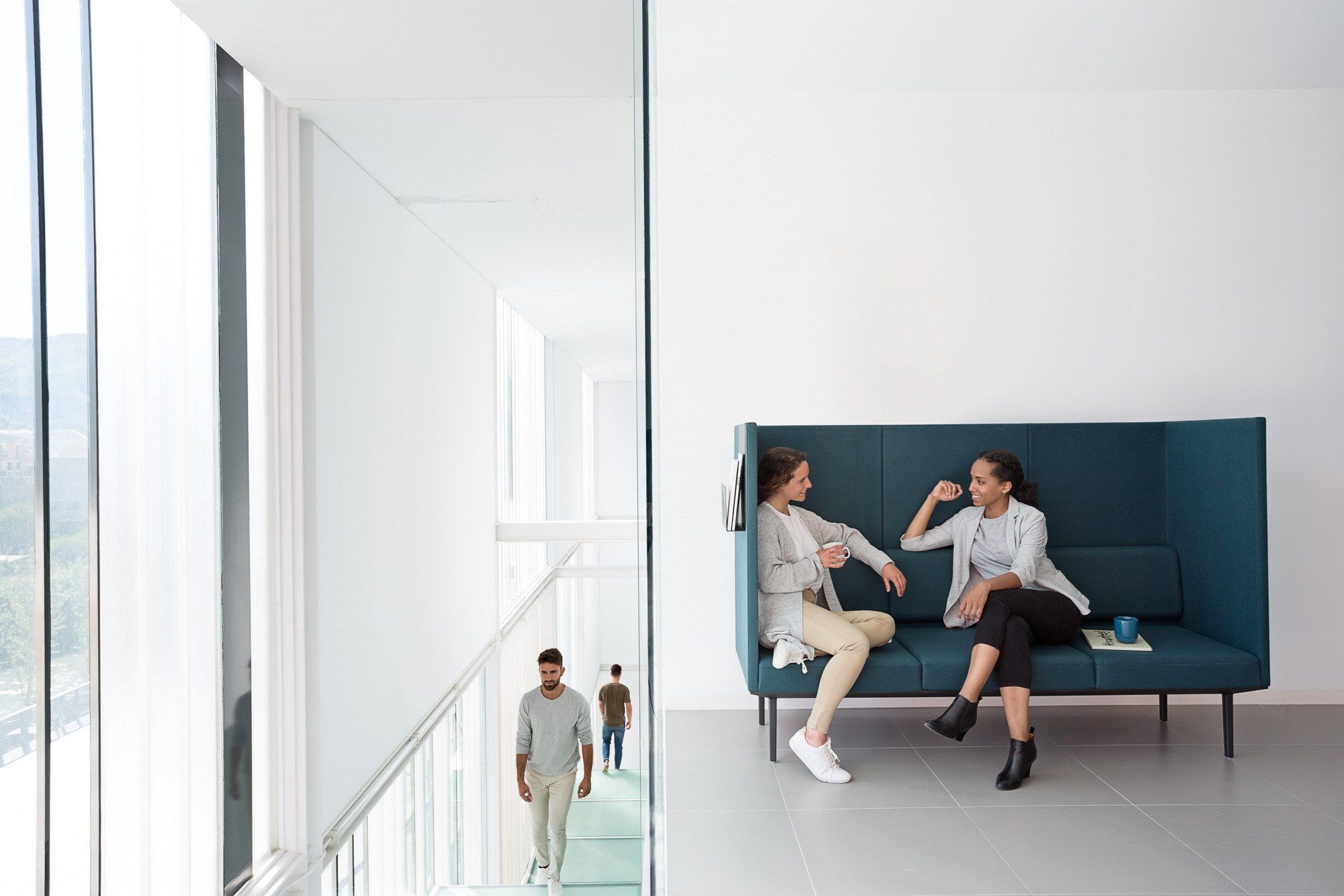 LONGO | Sofá con respaldo alto Colección Longo By ACTIU diseño Ramos ...