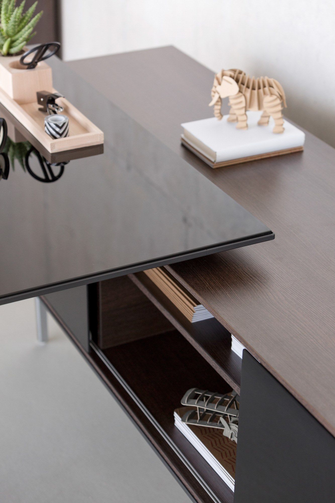 LONGO | Rectangular writing desk By ACTIU design Ramos&Bassols