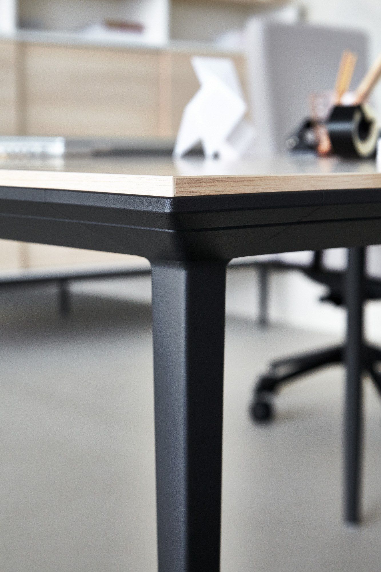 LONGO | Rectangular writing desk By ACTIU design Ramos&Bassols