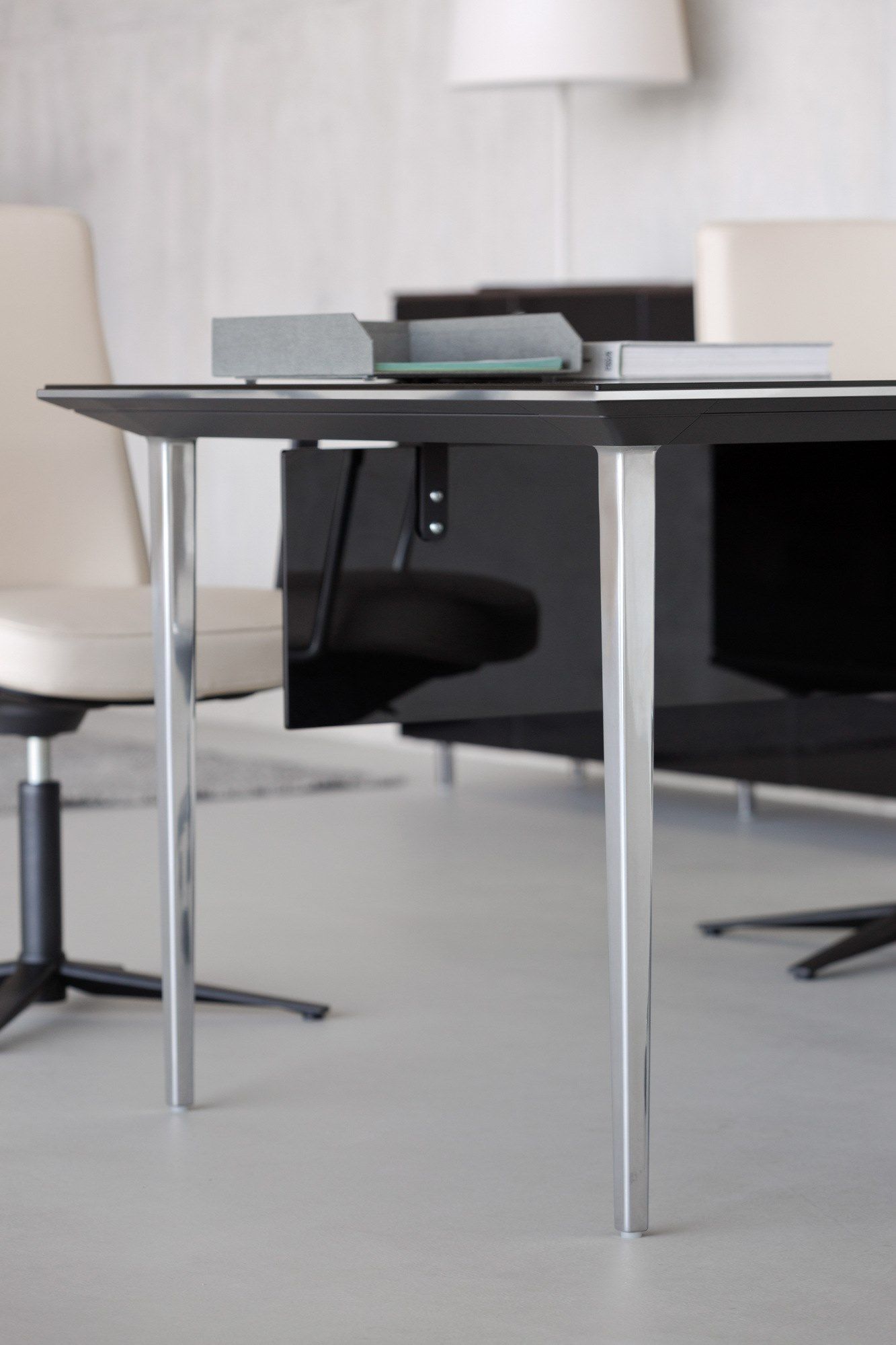 LONGO | Rectangular writing desk By ACTIU design Ramos&Bassols