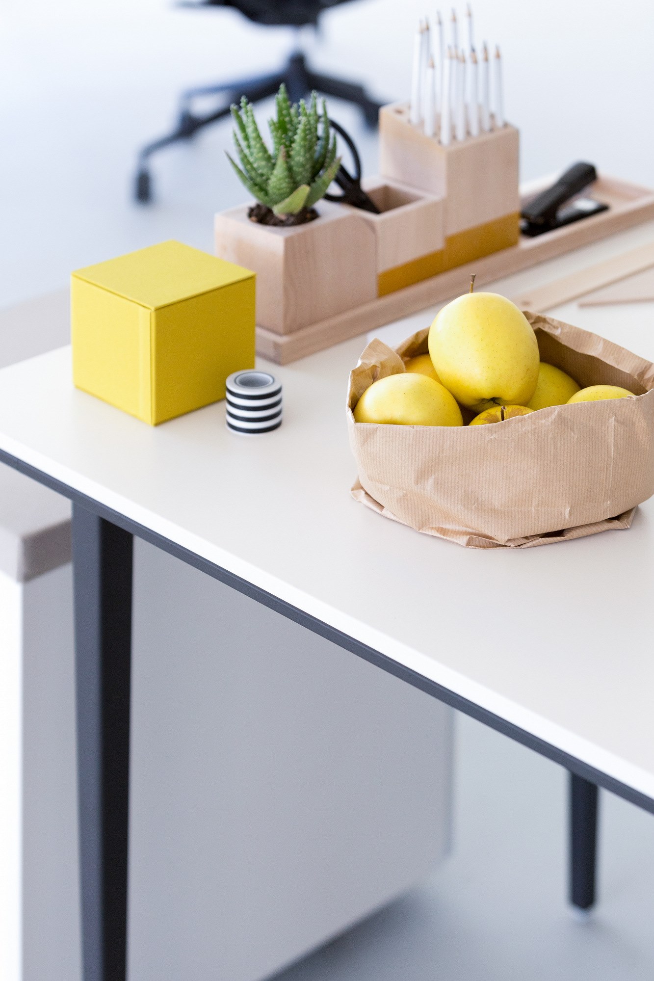 LONGO | Rectangular writing desk By ACTIU design Ramos&Bassols