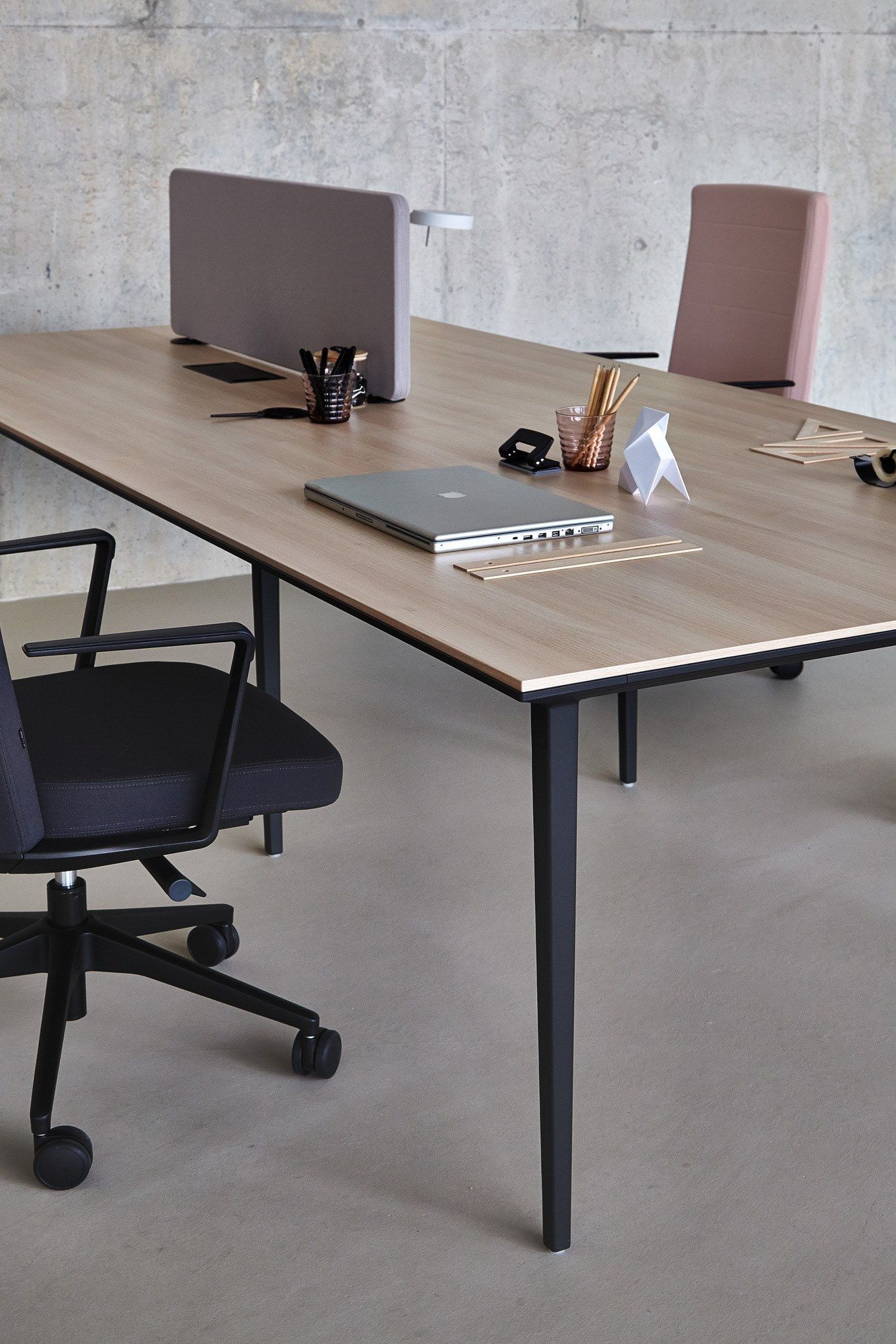 LONGO | Rectangular writing desk By ACTIU design Ramos&Bassols