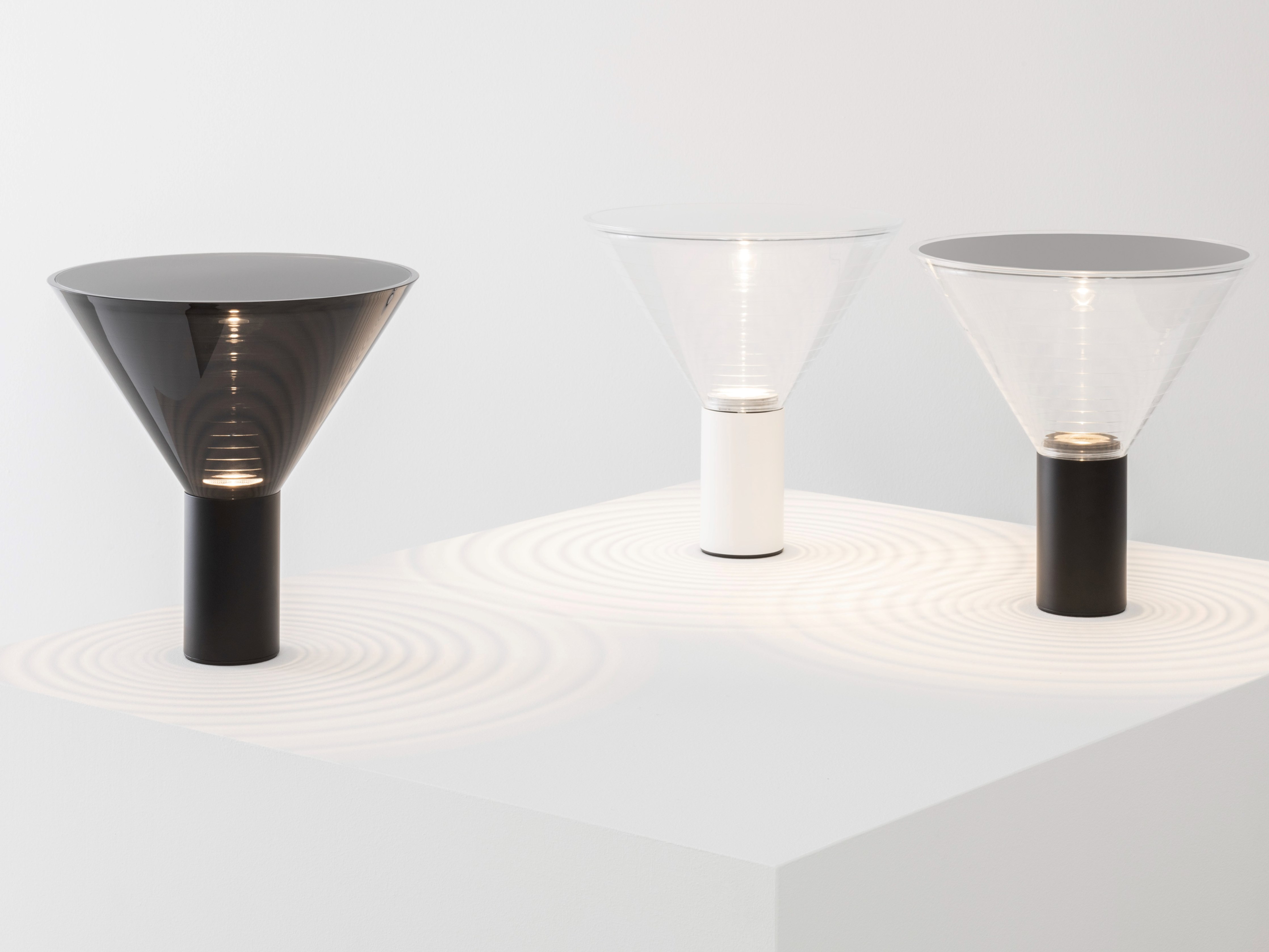 LOOK AT ME Lampada da tavolo a LED By Artemide | design Silvio De Ponte ...