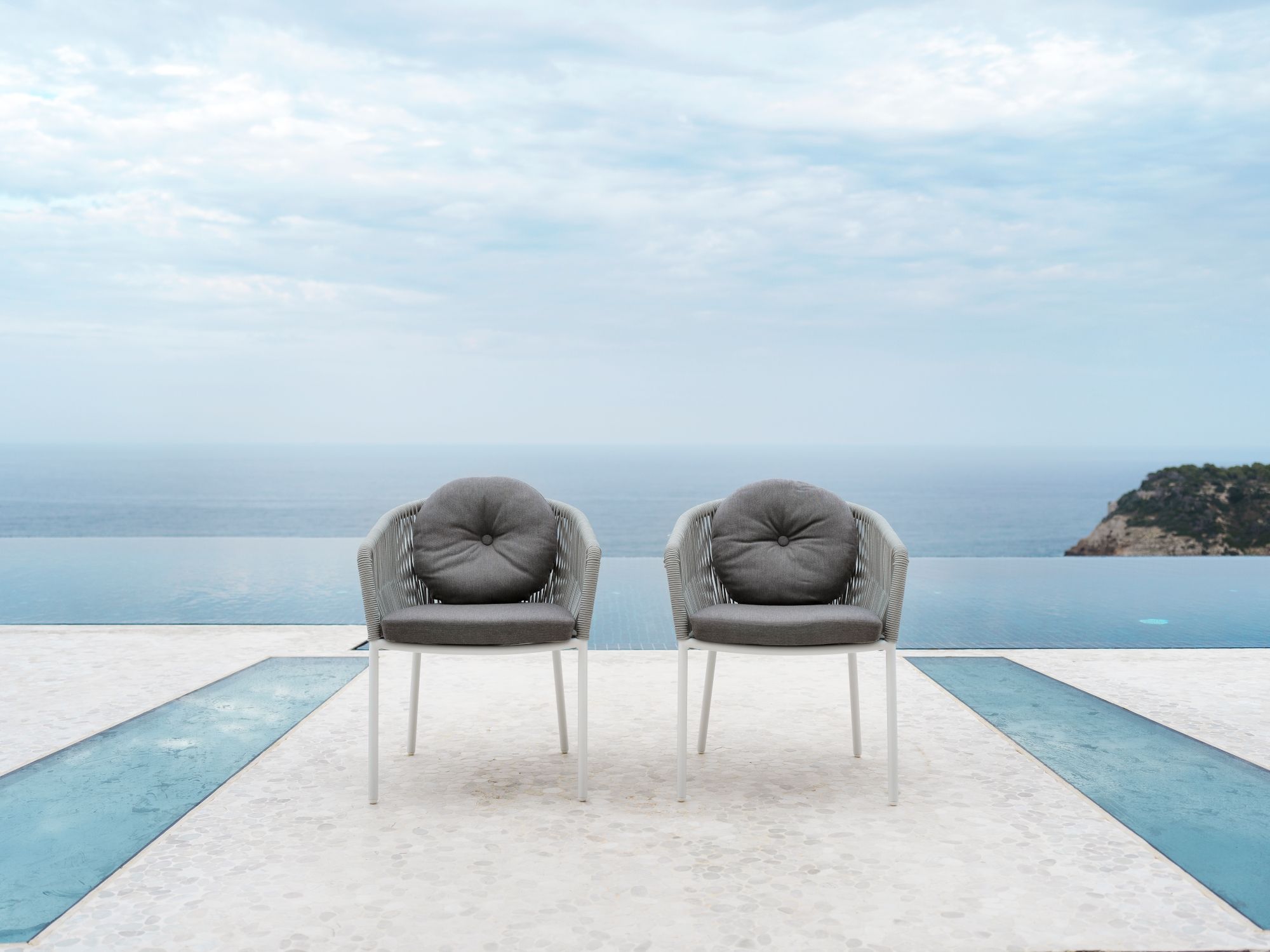 LOOP Upholstered fabric garden chair with armrests By Solpuri | design ...