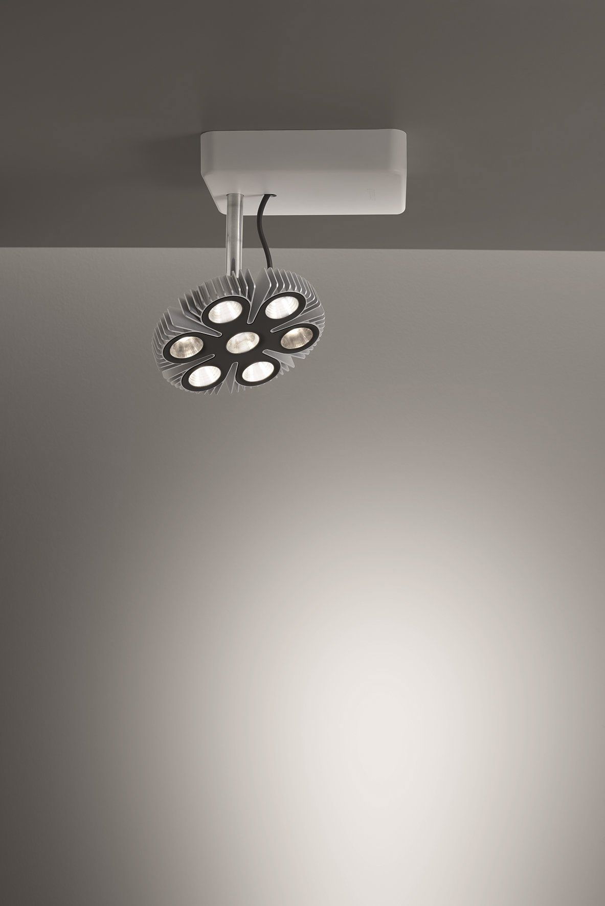 LOT REFLECTOR | Ceiling spotlight By Artemide design Tapio Rosenius