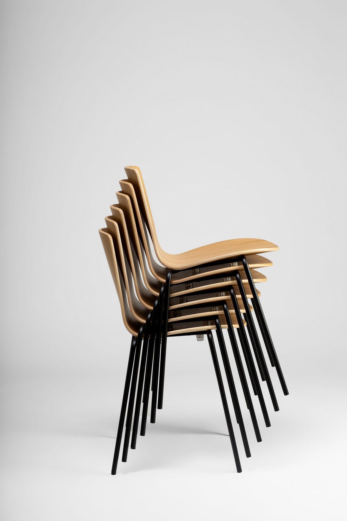 LOTTUS | Chair By ENEA design Lievore Altherr Molina
